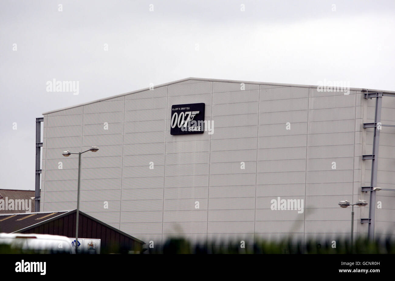 The 007 stage at pinewood studios in iver heath hi-res stock ...