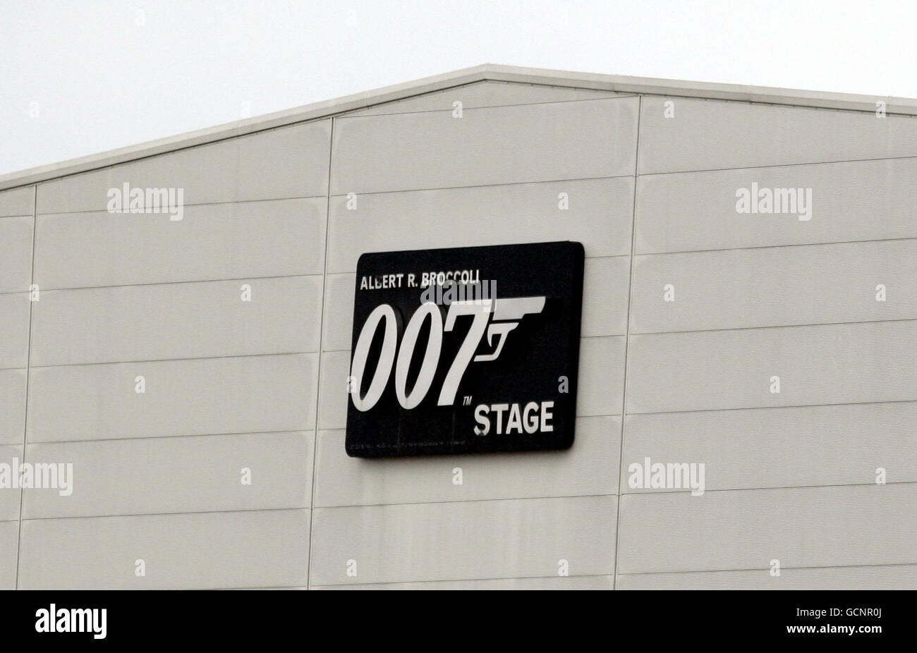 Pinewoodstudios hi-res stock photography and images - Alamy