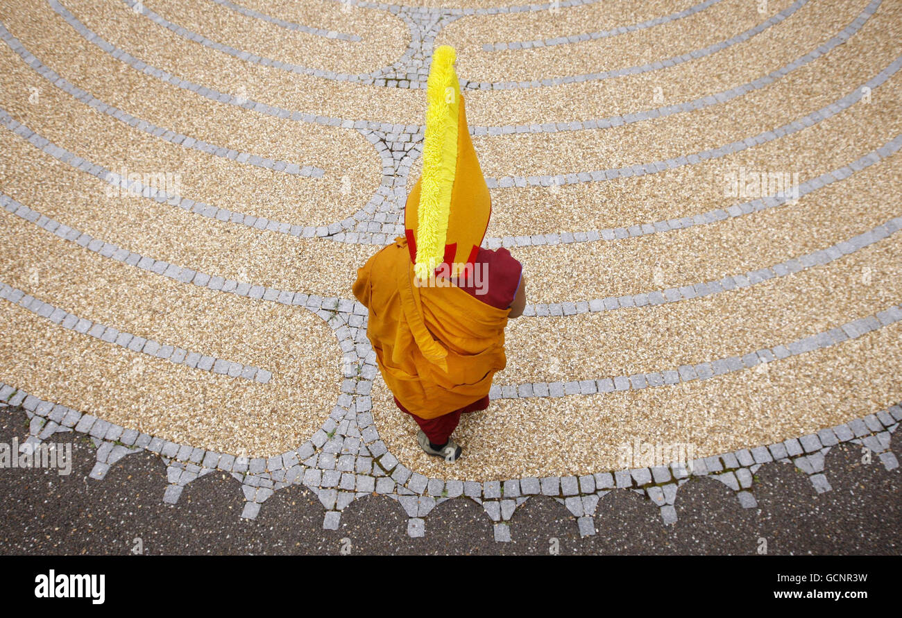 Buddhist monks in edinburgh hi-res stock photography and images - Alamy
