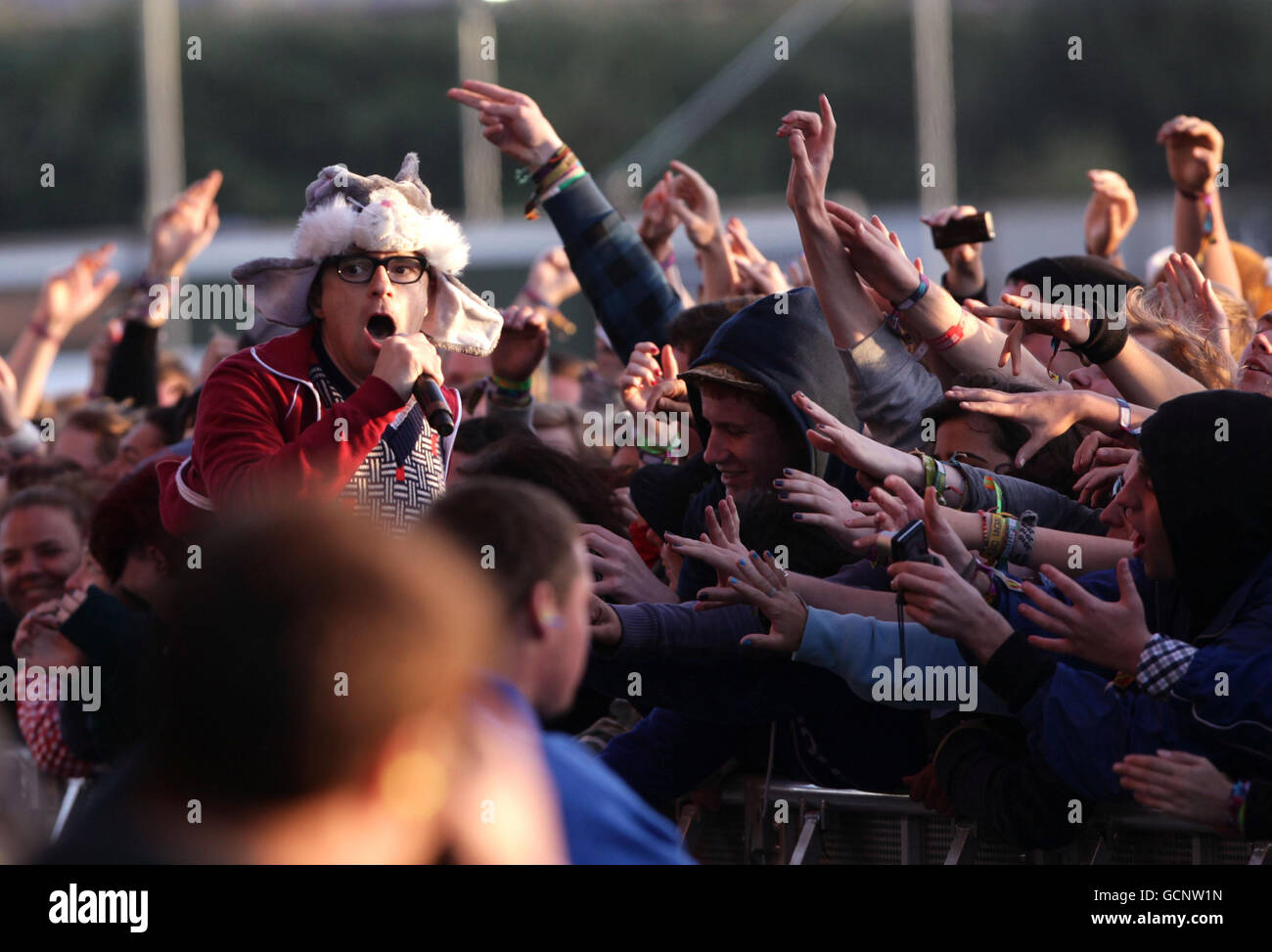Weezer hi-res stock photography and images - Alamy