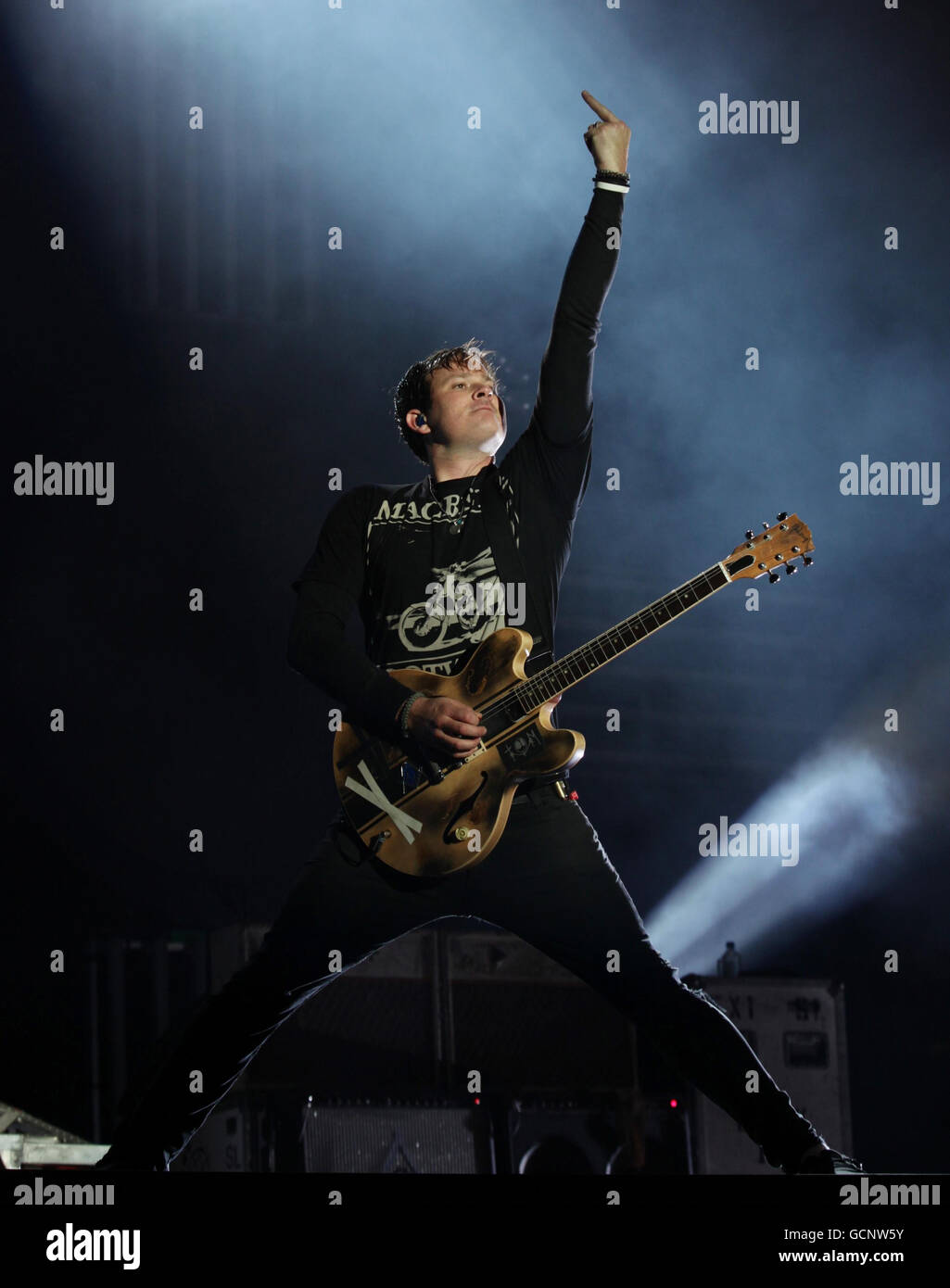 Tom delonge of blink 182 performing on the main stage hi-res stock ...