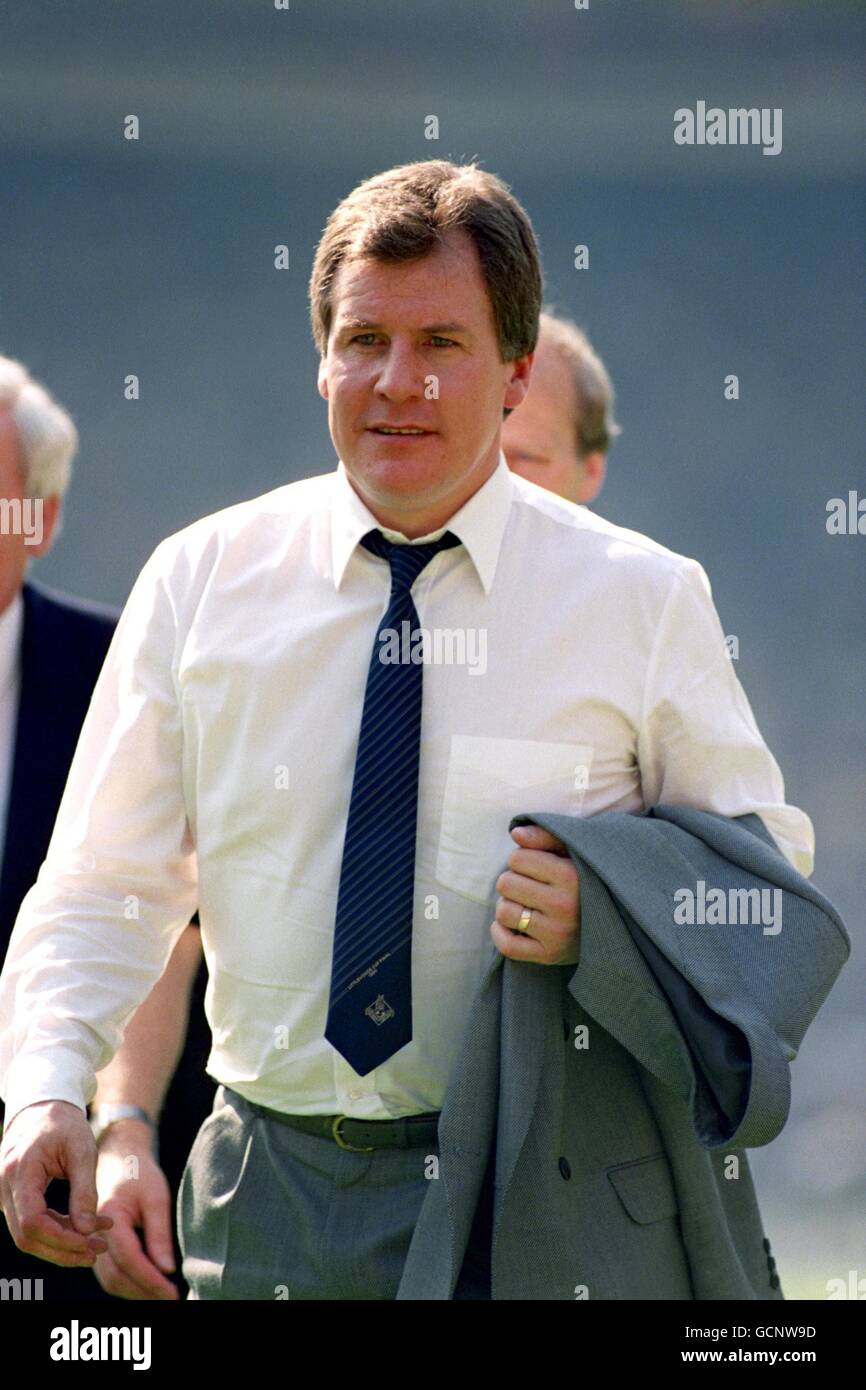 FOOTBALL 1989/90. JOE ROYLE, OLDHAM Stock Photo - Alamy