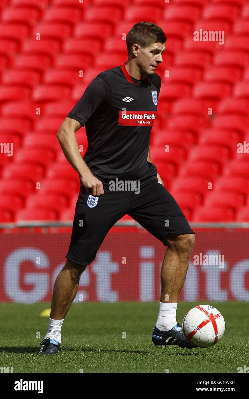 Stephen gerrard hi-res stock photography and images - Alamy