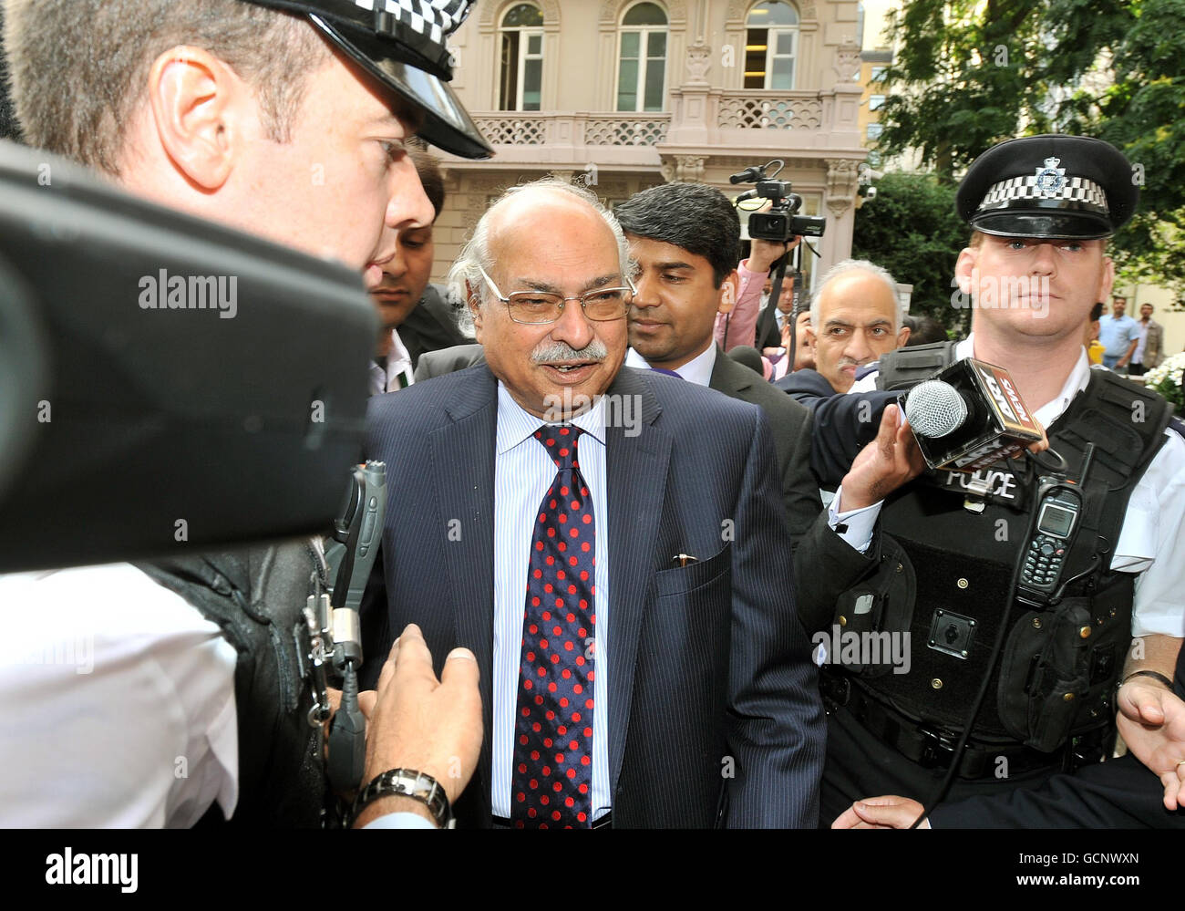 Cricket - Pakistan Players at High Commission. High Commissioner for ...