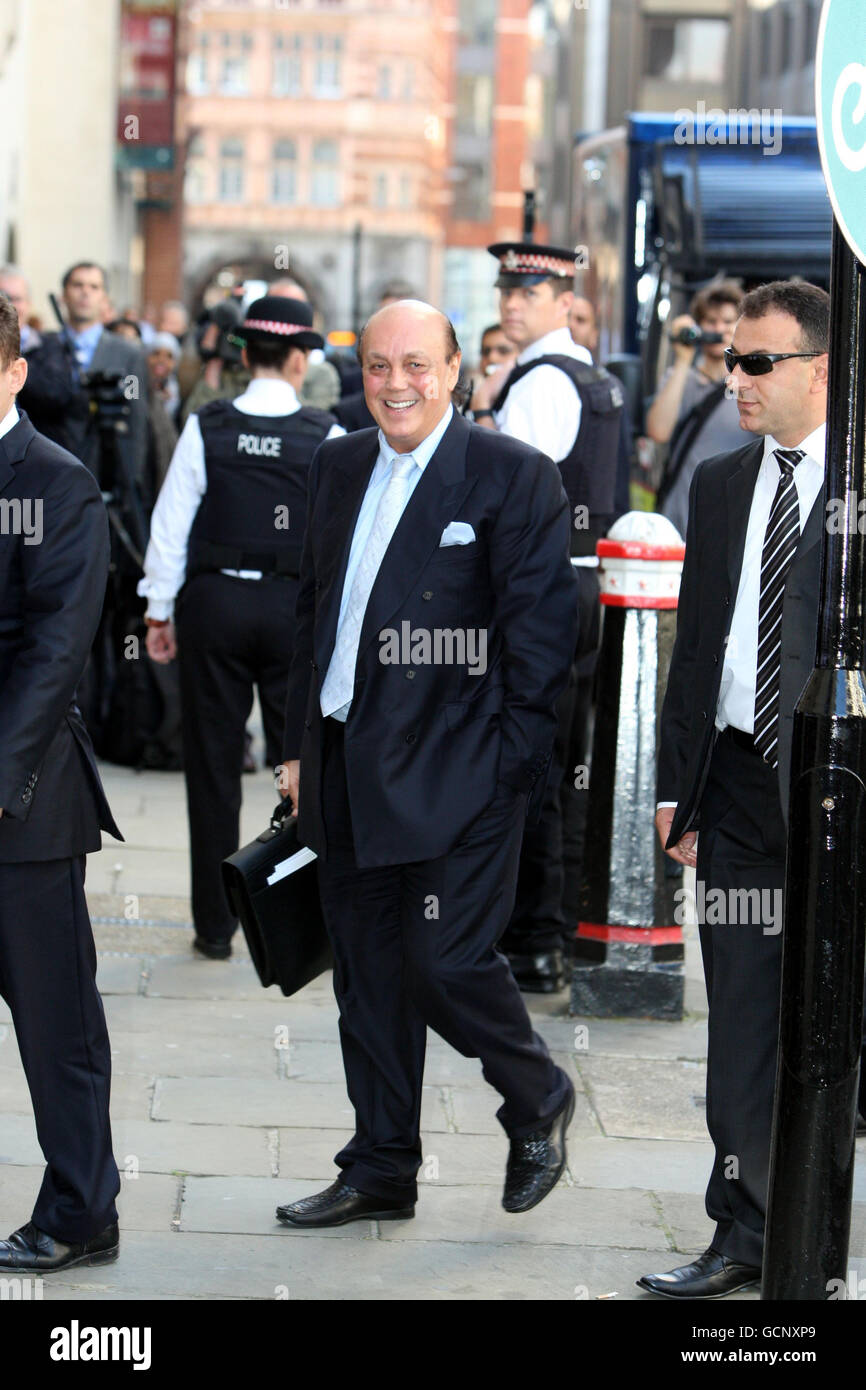 Asil Nadir arrives to appear at the Old Bailey for the first time since ...