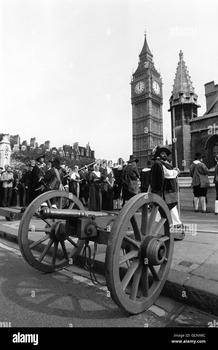 Members of the Roundhead Association of the English Civil War Society ...