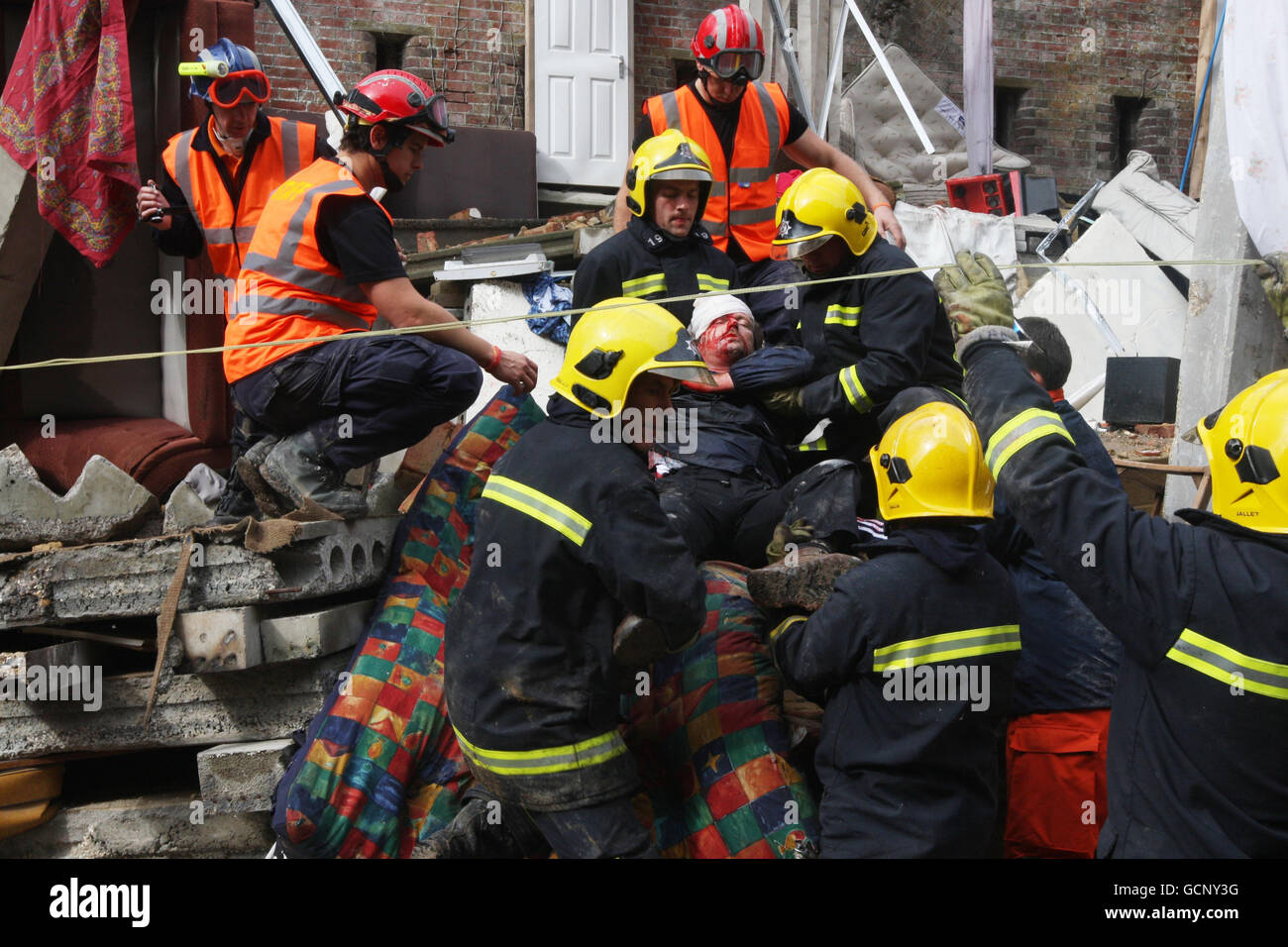 Hampshire fire and rescue hi-res stock photography and images - Alamy