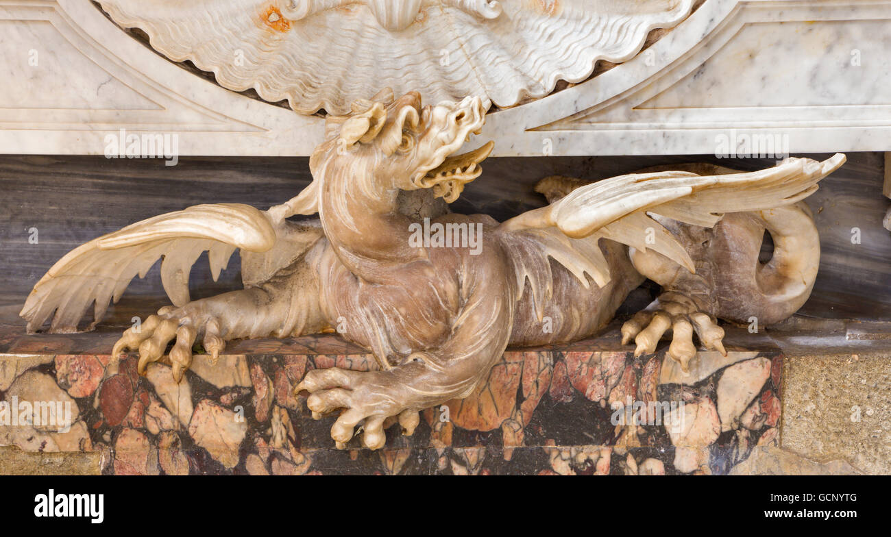 Marble dragon sculpture hi-res stock photography and images - Alamy