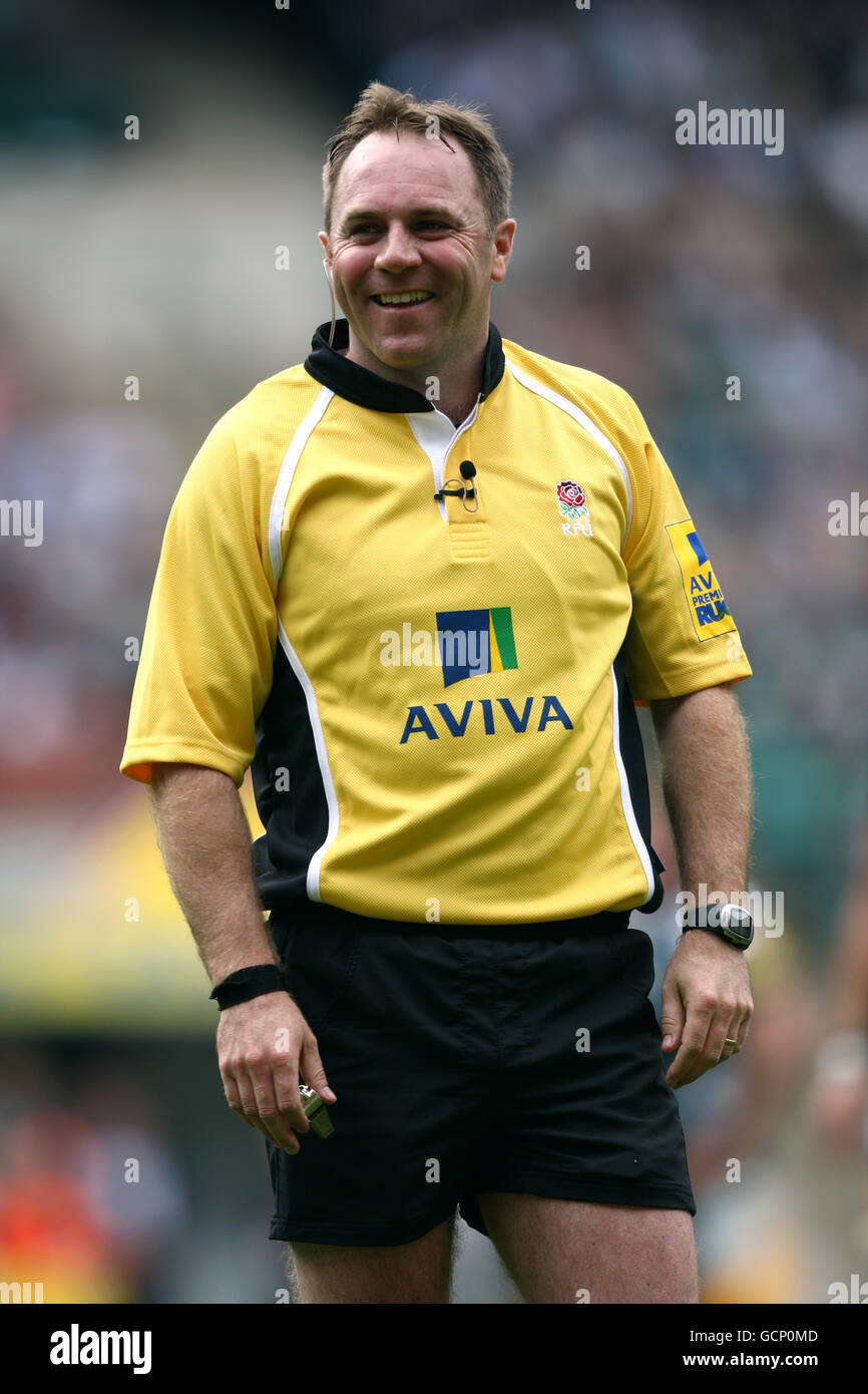 Aviva branding signage full length smiling smiles happy laughing hi-res ...