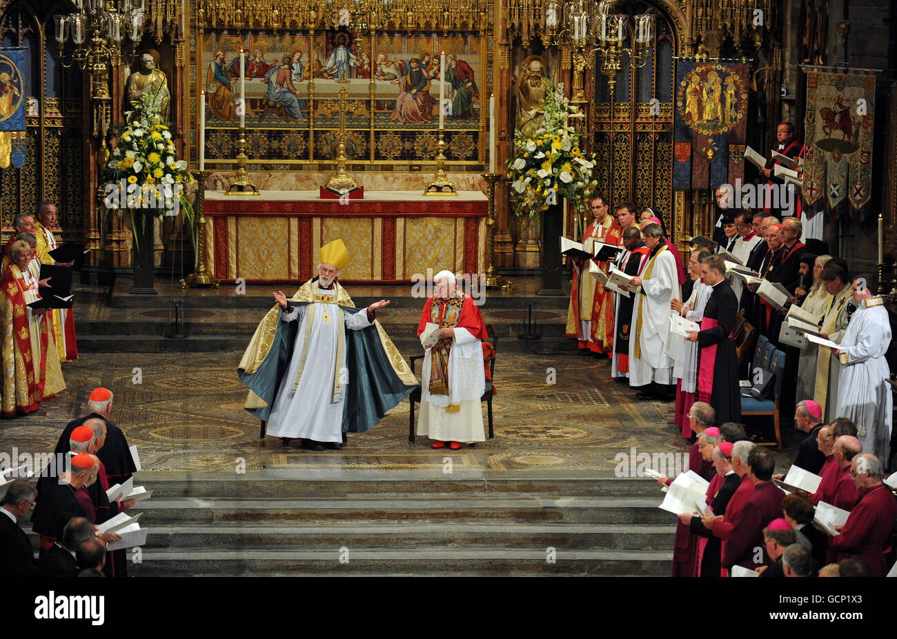 The Archbishop of Canterbury, Rowan Williams and Pope Benedict XVI hold ...