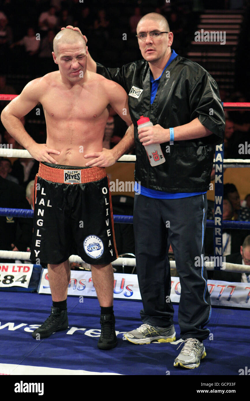 Boxing - Vacant European Light-Middleweight Championship - Matthew Hall ...