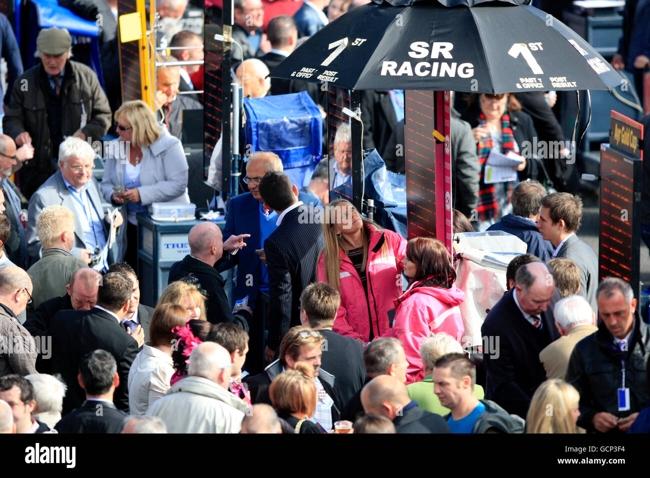 Bookmakers at ayr racecourse hi-res stock photography and images - Alamy