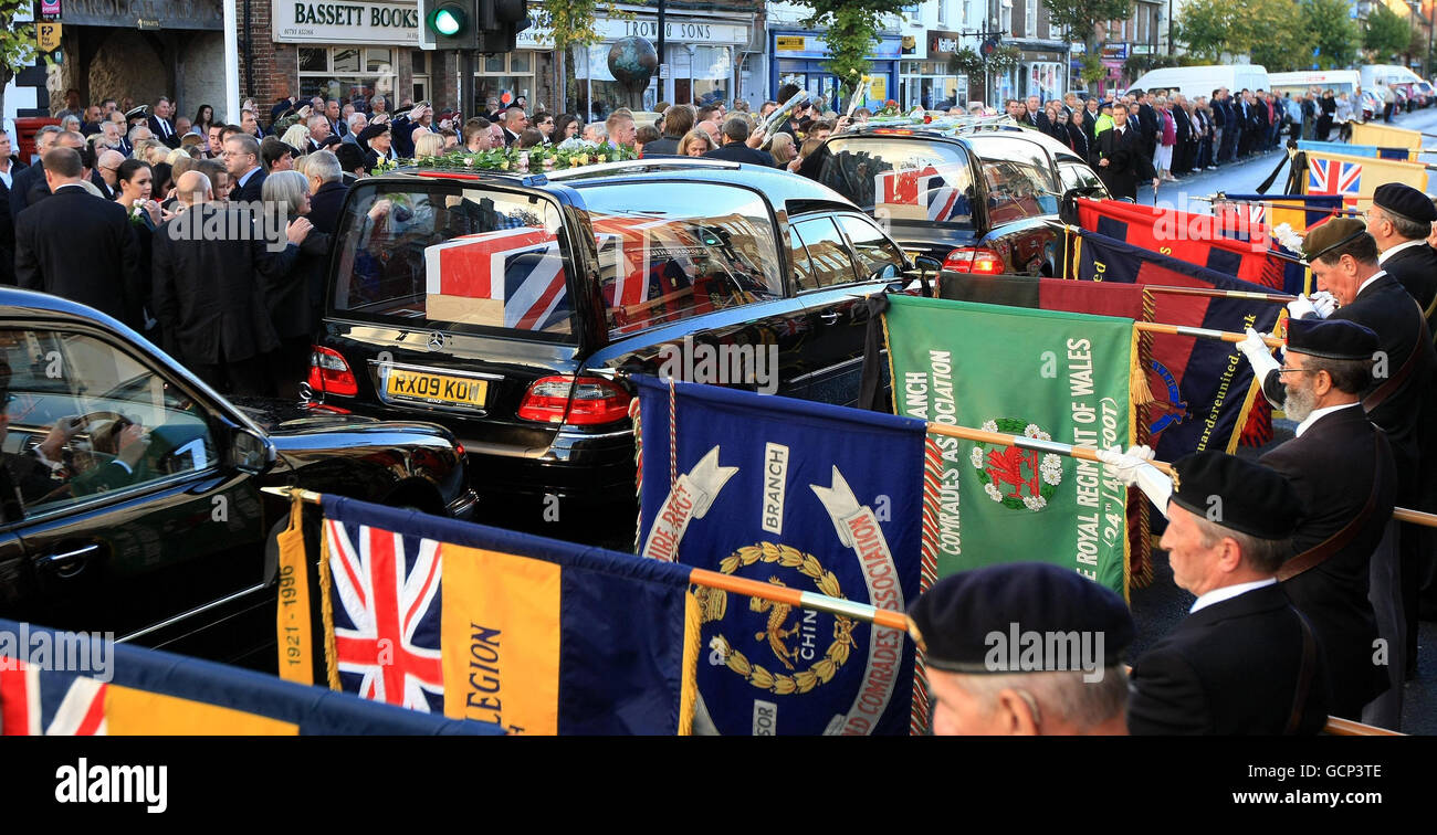 Family and friends of Sergeant Andrew Jones and Trooper Andrew Howarth ...