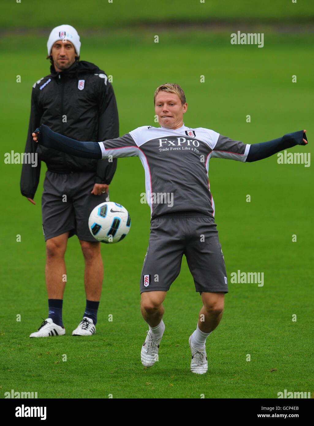Soccer fulham training motspur park training ground hi-res stock ...