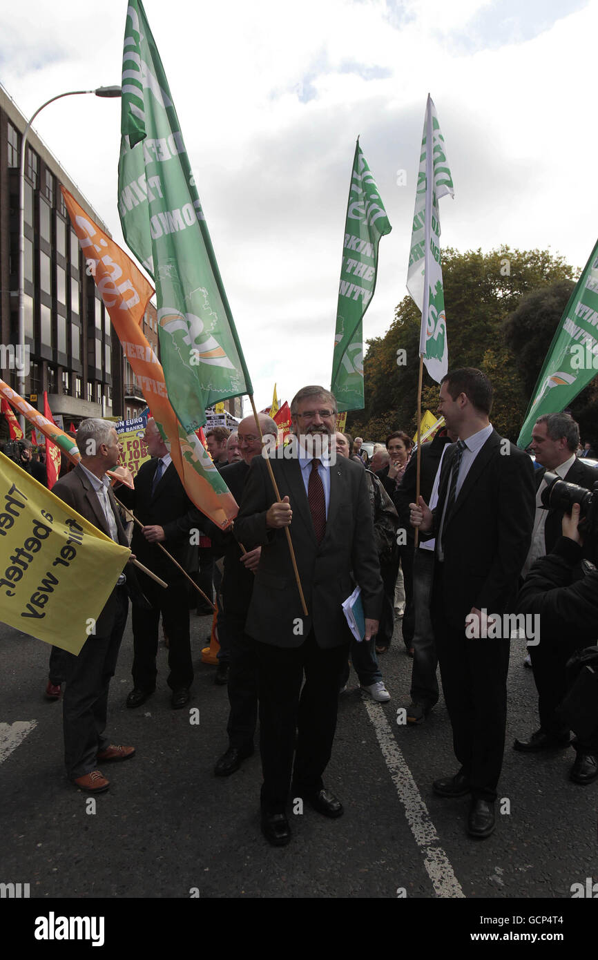 Sinn fein union flag hi-res stock photography and images - Alamy