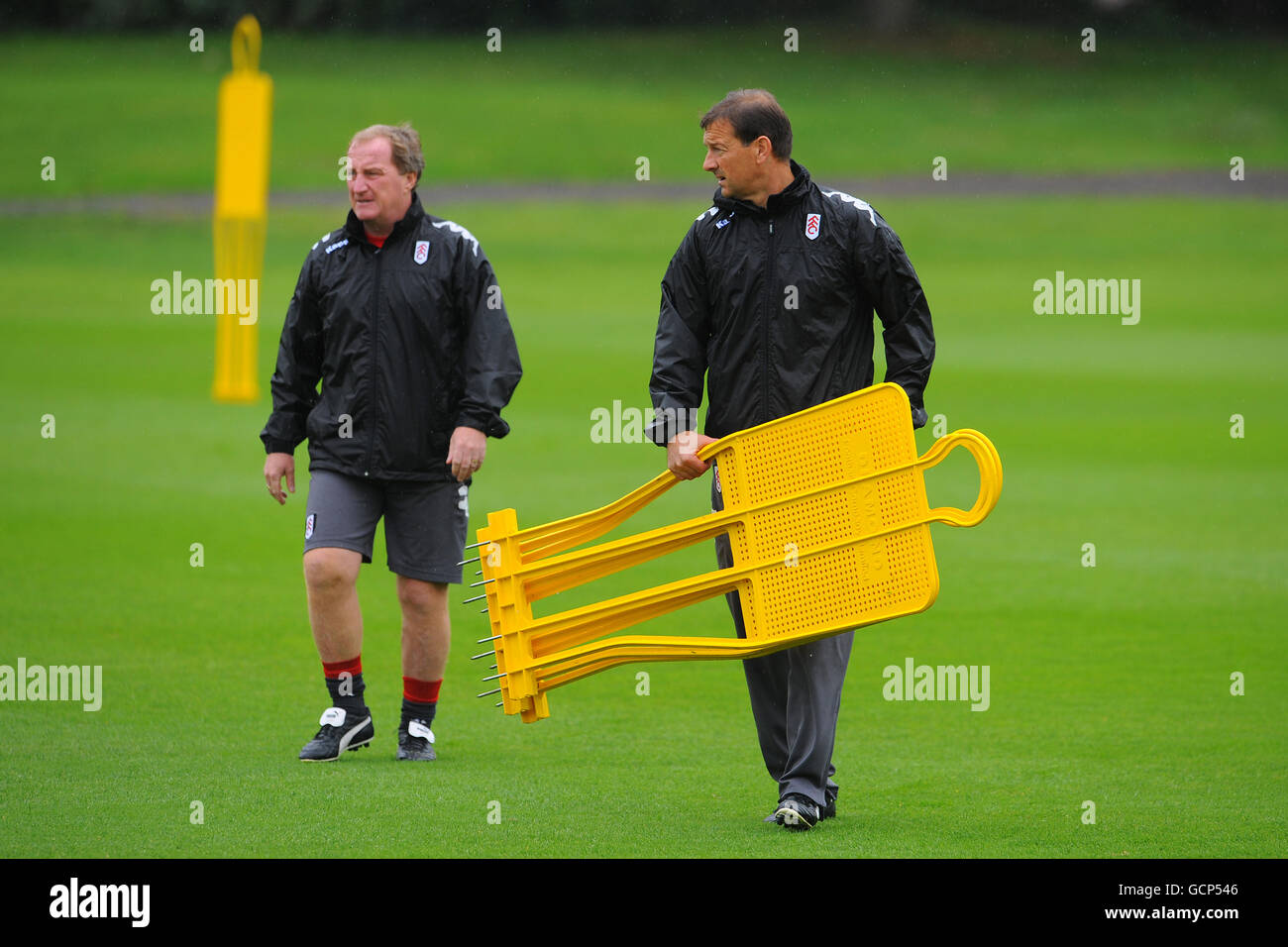 Soccer fulham training motspur park training ground hi-res stock ...