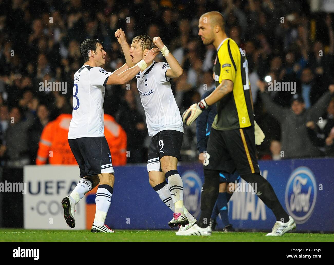 Tottenham hotspurs roman pavlyuchenko hi-res stock photography and ...