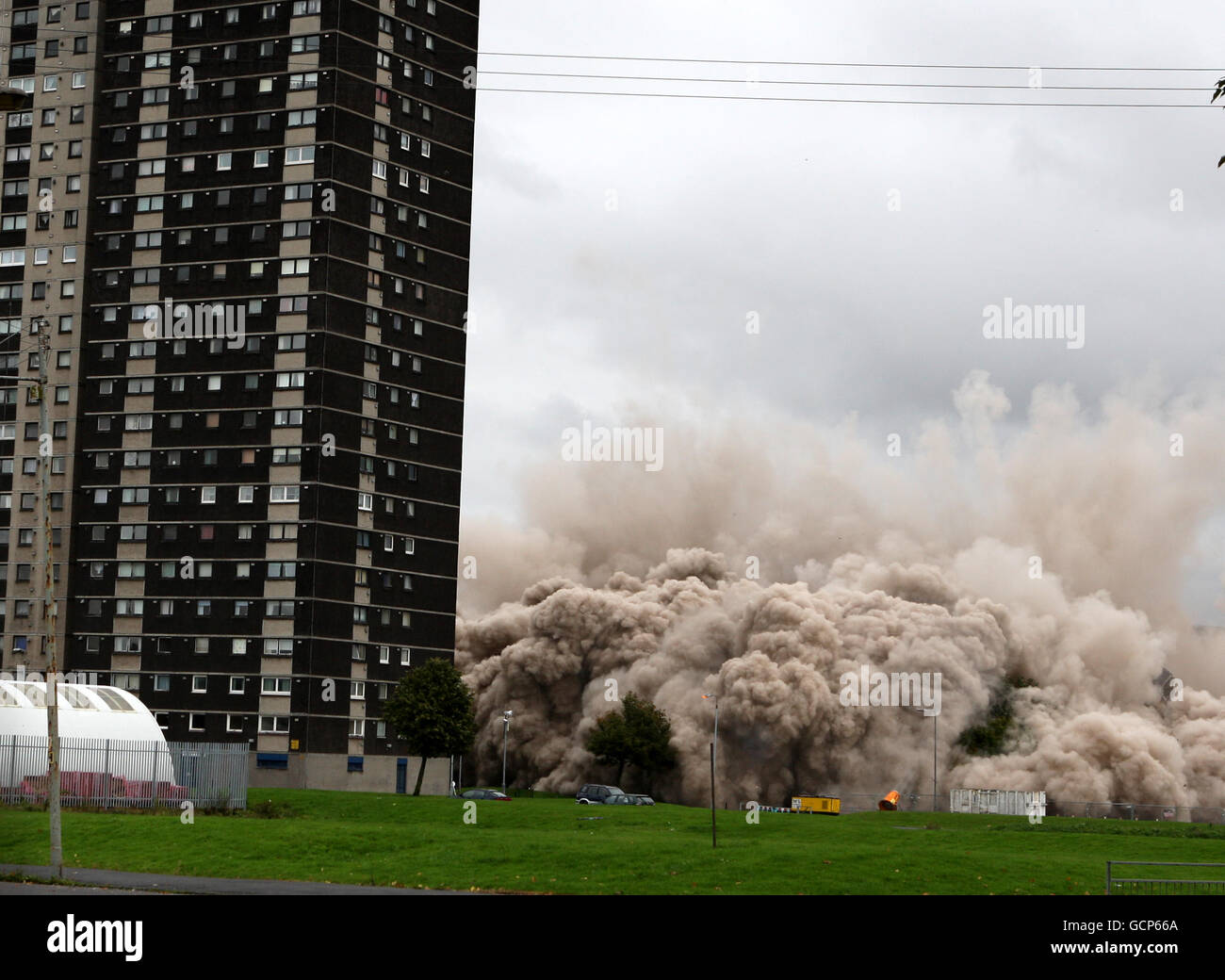 The flats of Norfolk court in Glasgow are demolished by controlled ...