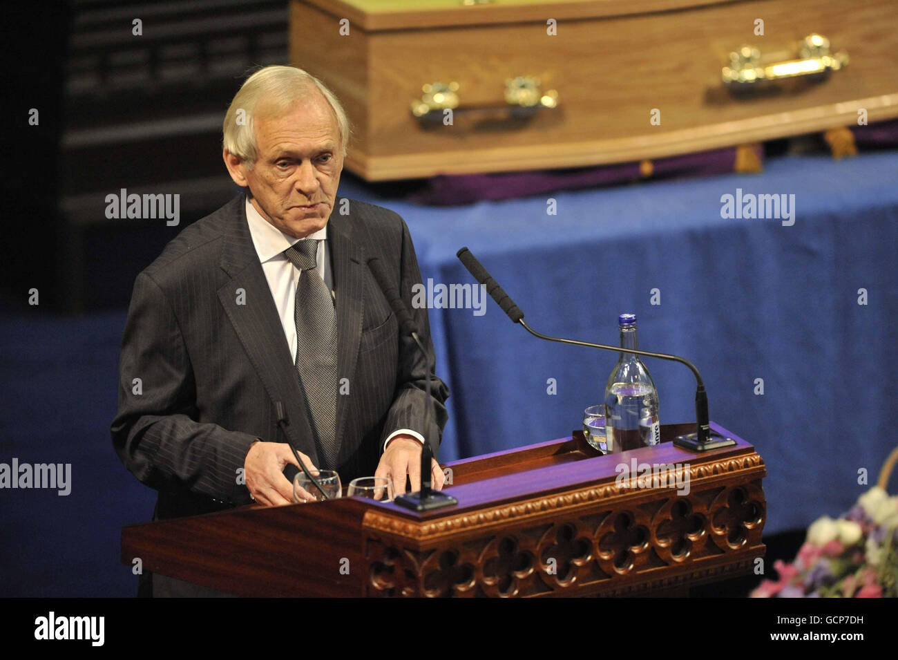 Edwin morgan scottish hi-res stock photography and images - Alamy