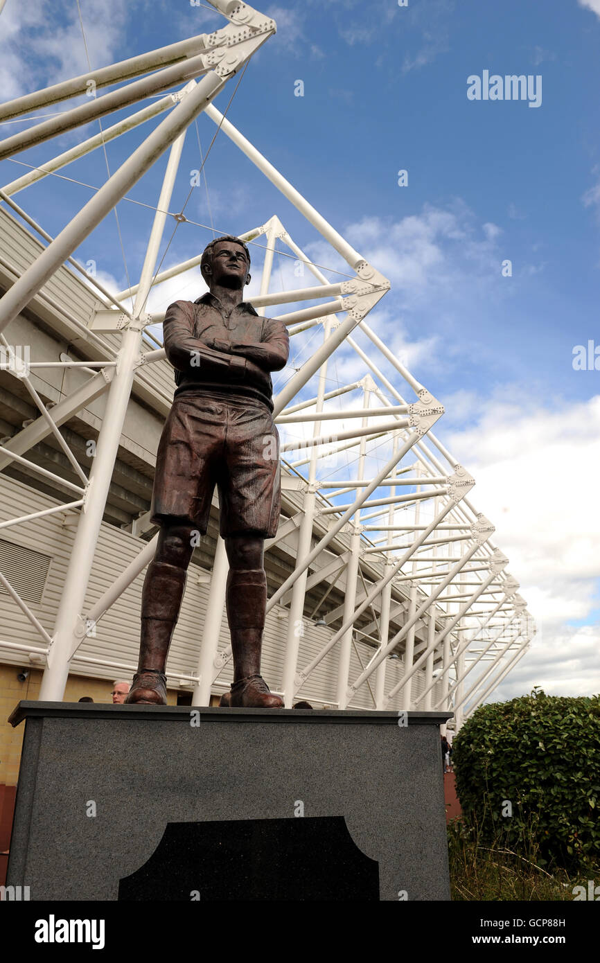 Statue of Ivor Allchurch outside Swansea's Liberty Stadium Stock Photo ...