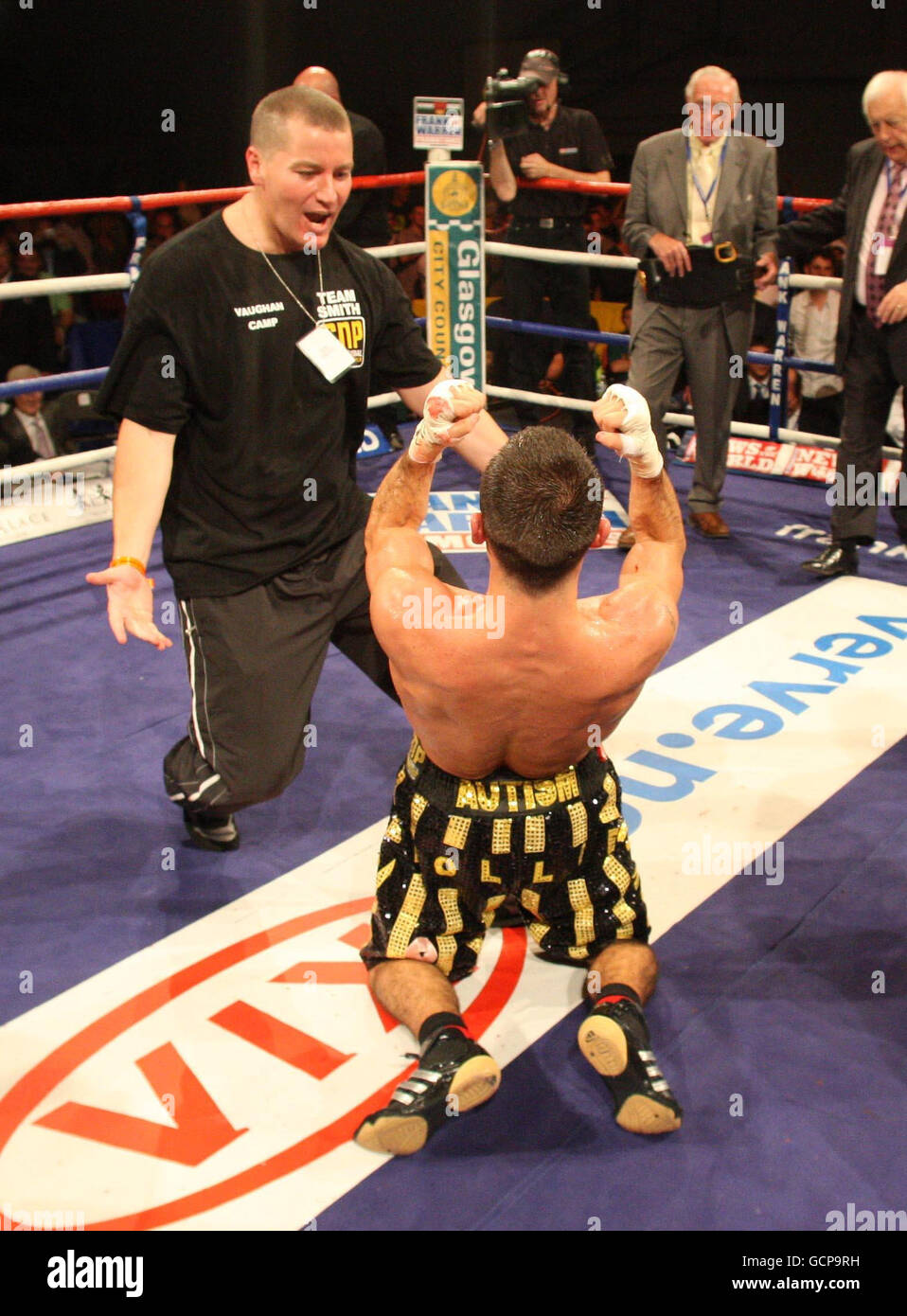 Boxing - Commonwealth Featherweight Championship - John Simpson v ...