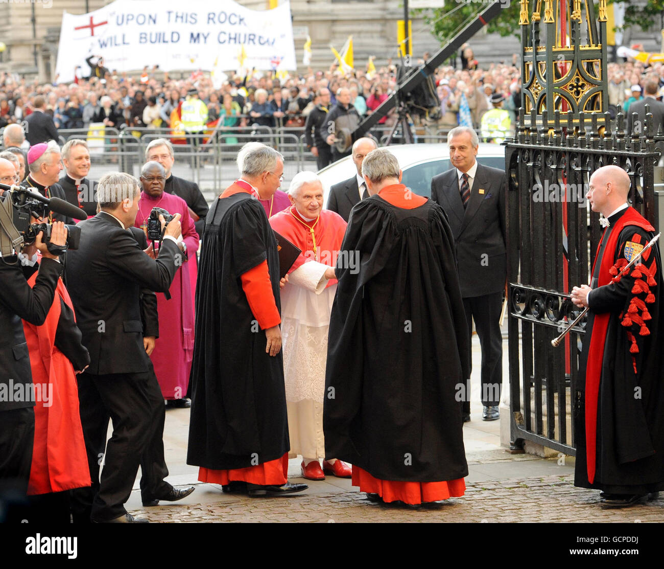 Pope Benedict XVI arrives at Westminster Abbey, London, where he is ...