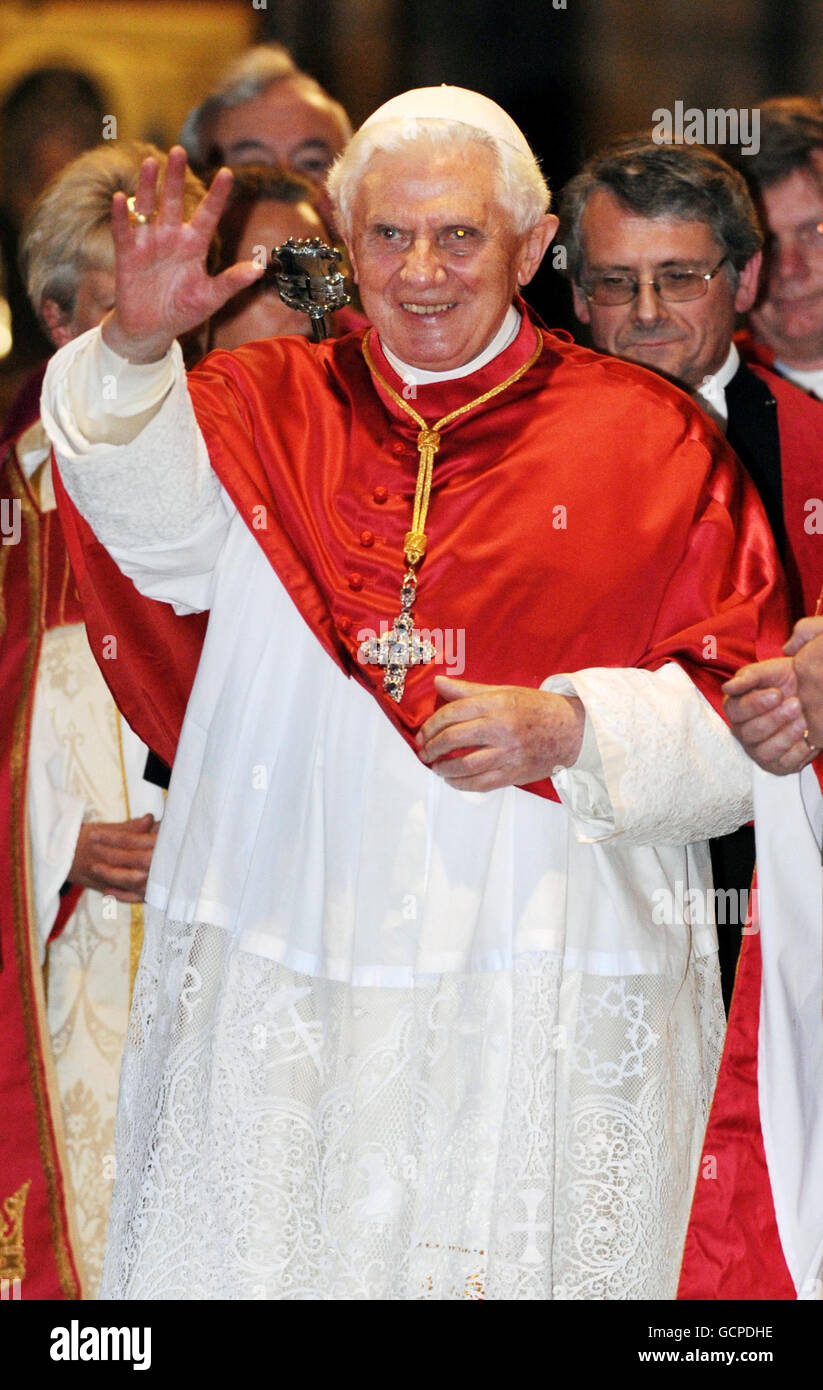 Papal visit london hi-res stock photography and images - Alamy