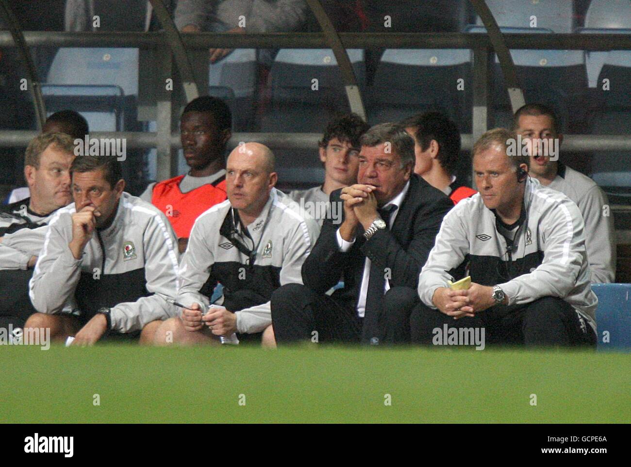 Sport football manager coach bench hi-res stock photography and images ...