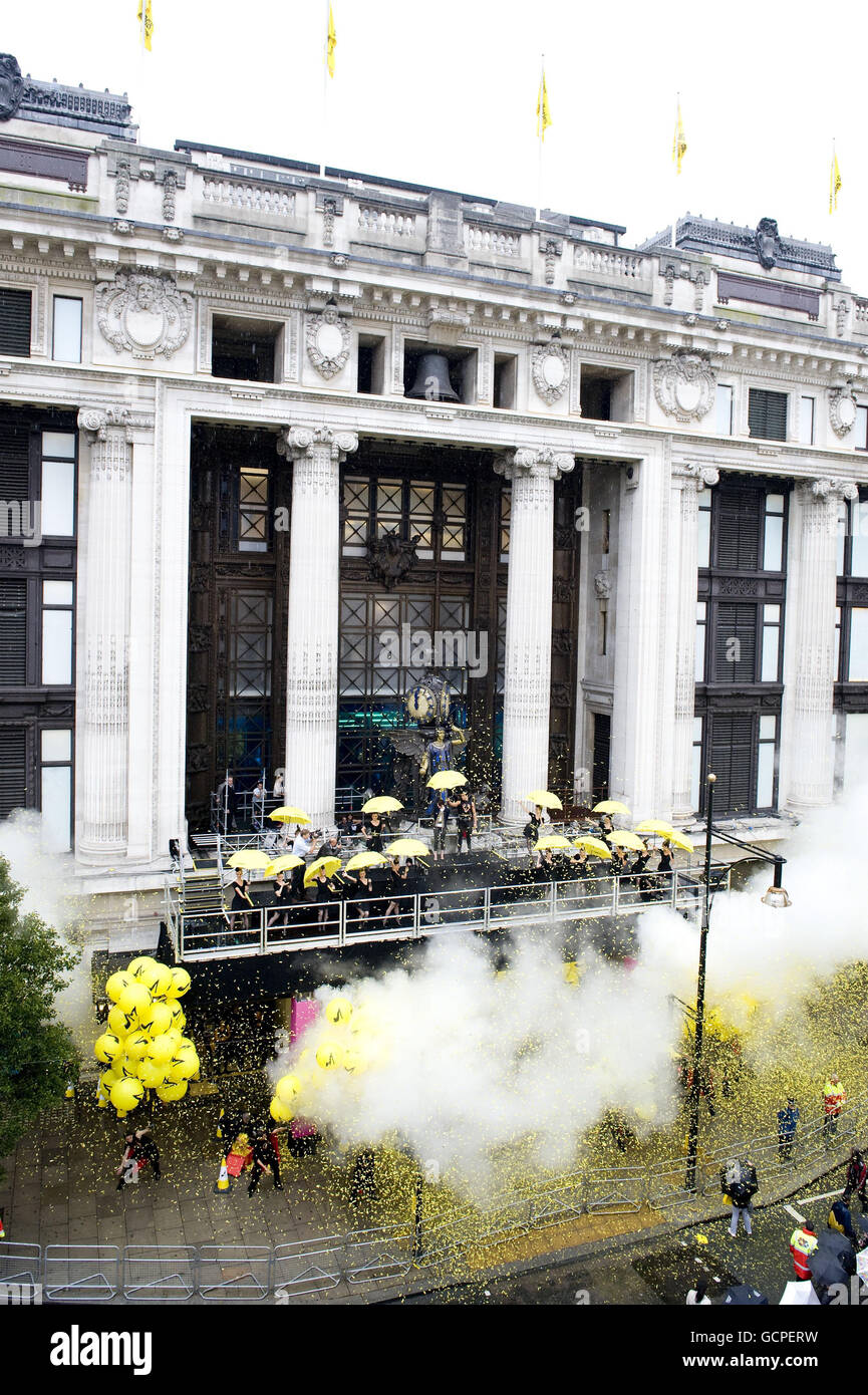 Selfridges Shoe Gallery opening - London Stock Photo - Alamy