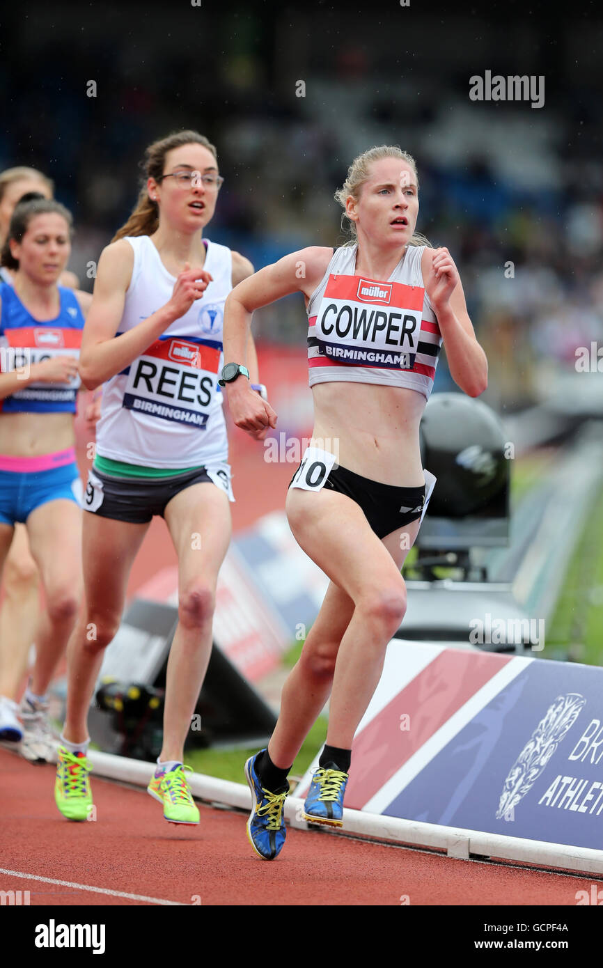 Sophie COWPER & Holly REES running in the Women's 5000m - Final, 2016 ...
