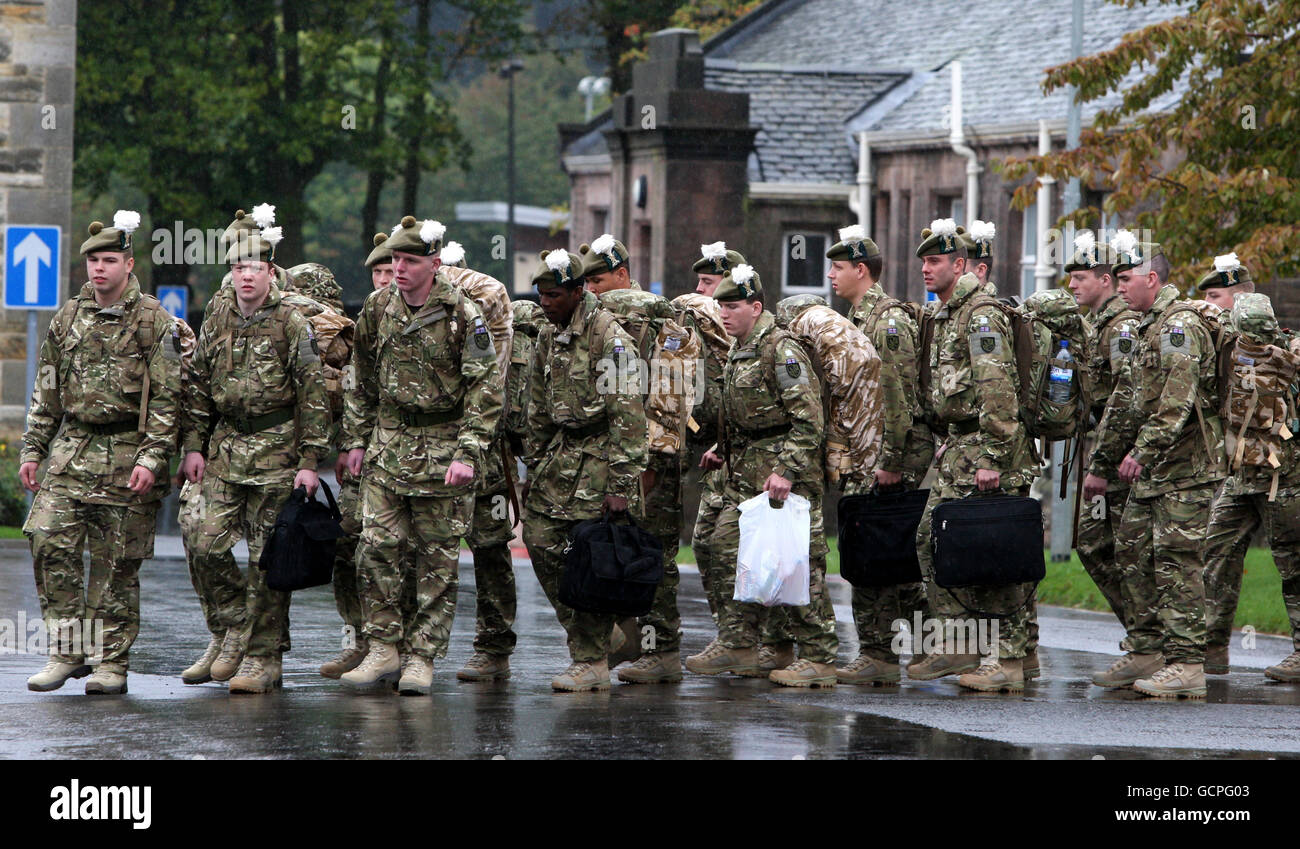 お取寄せ 70s Scottish Military Ceremony Trousers メンズ,パンツ 販売オンラインストア ...