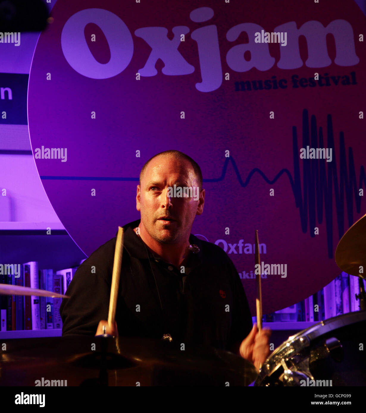 The Charlatans, with temporary drummer Pete Salisbury of The Verve ...