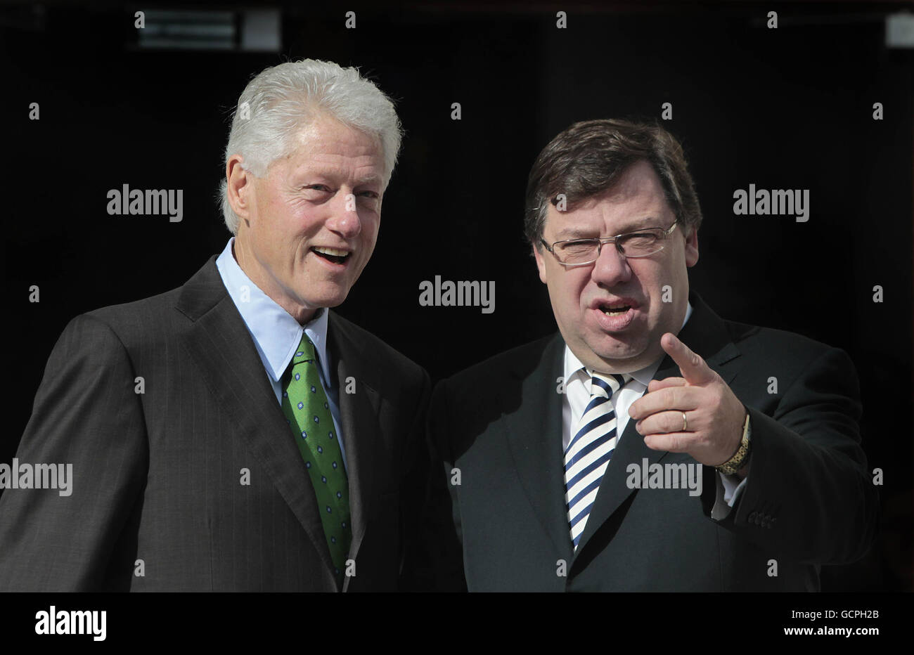 Former US President Bill Clinton and Taoiseach Brian Cowen after they ...