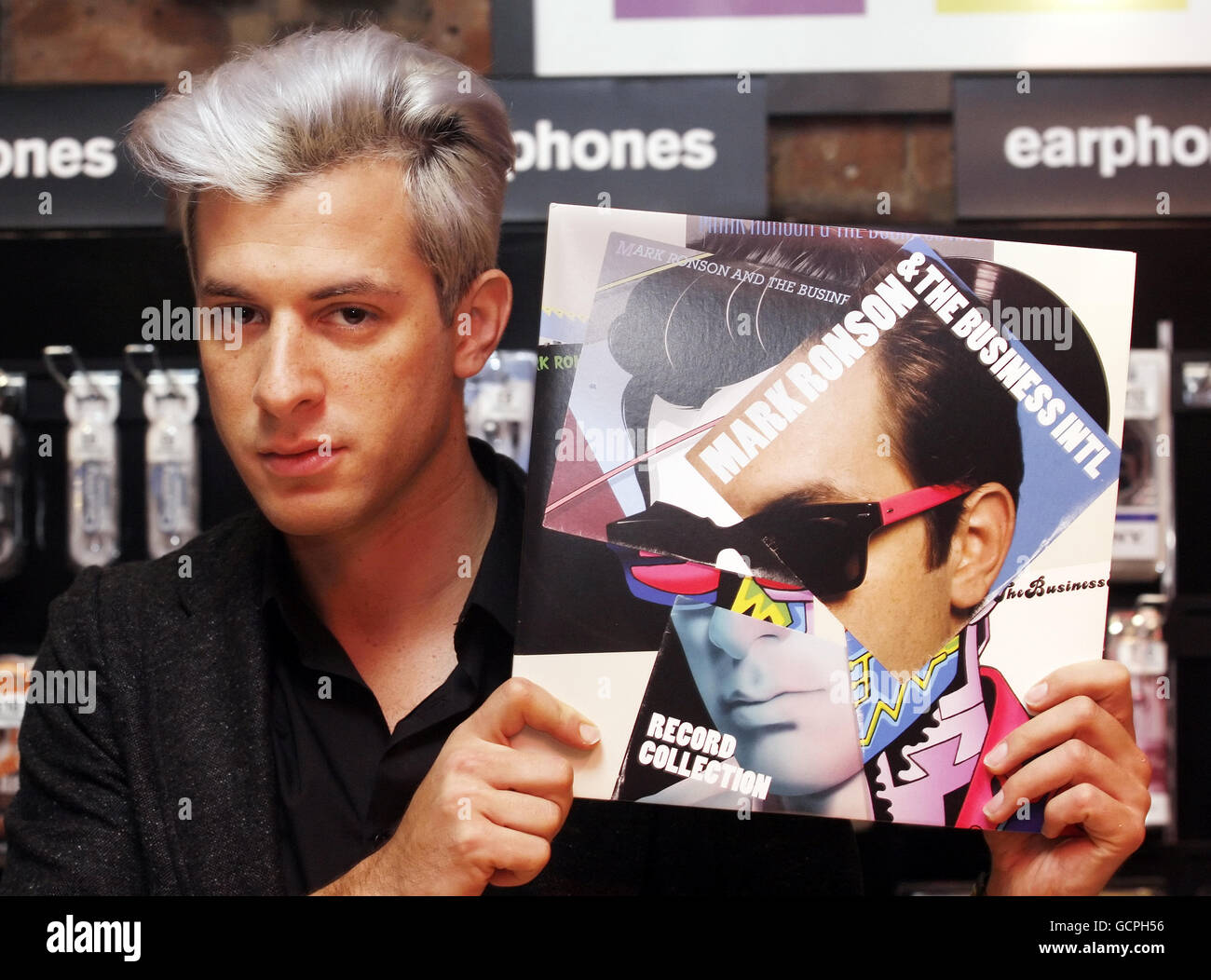 Mark ronson musician hi-res stock photography and images - Alamy