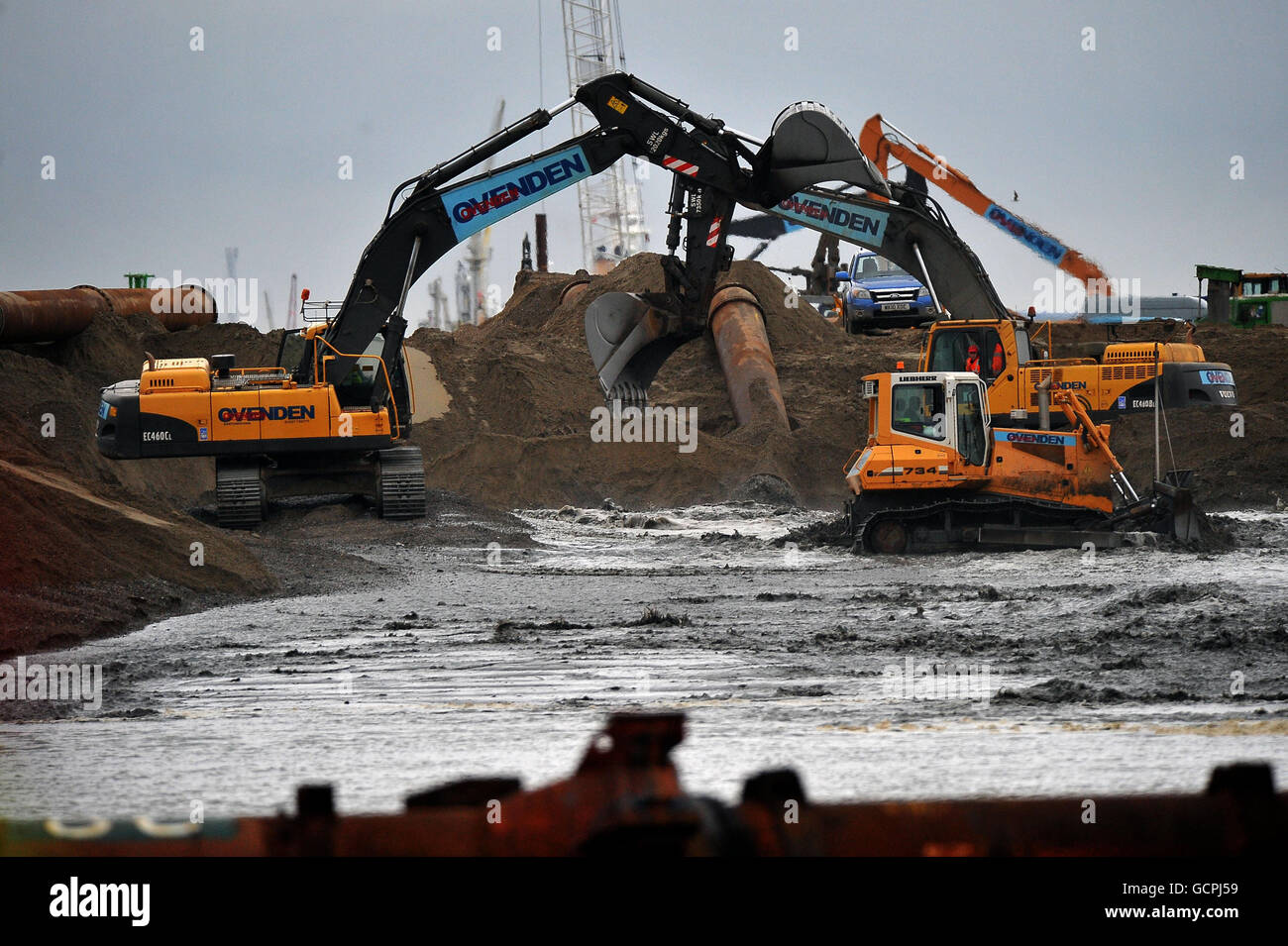 Construction work continues on london gateway port project hi-res stock ...