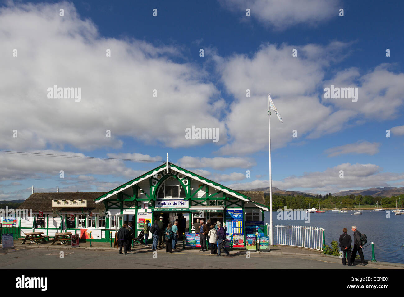 Waterhead Pier Head & ticket office & cafe at the northern end of Lake ...