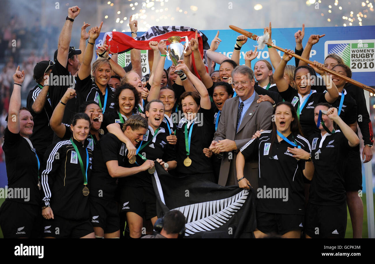Women's rugby union world cup trophy hi-res stock photography and ...