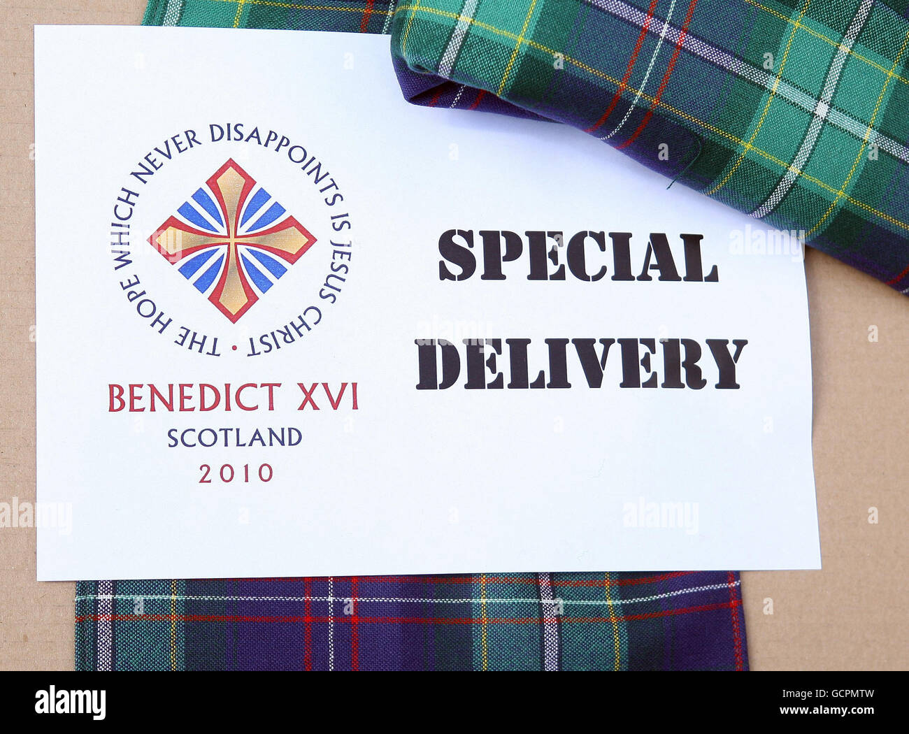 Cardinal Keith O'Brien unveils the world's first Papal visit plaid, the ...