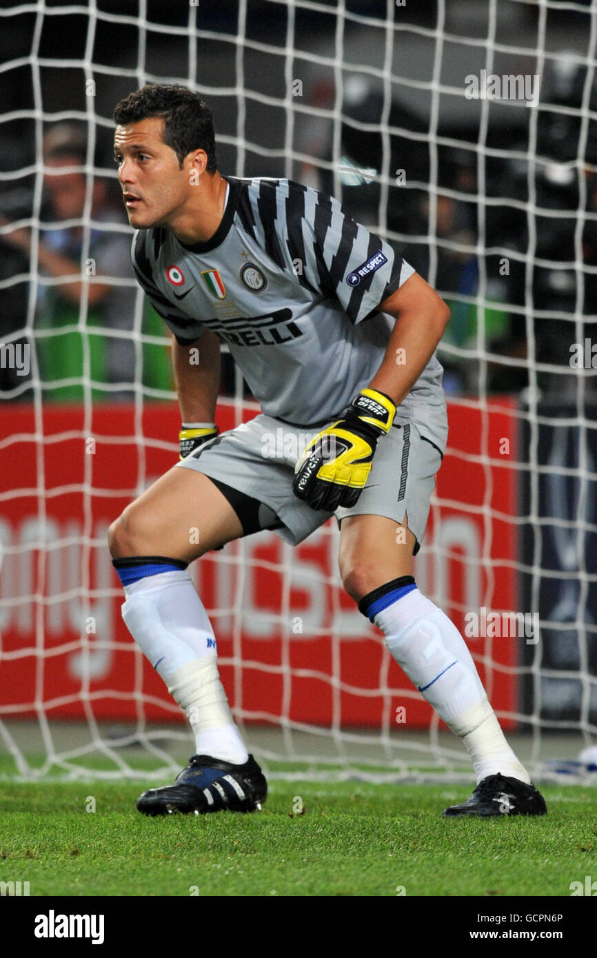 Inter milan goalkeeper julio cesar hi-res stock photography and images ...