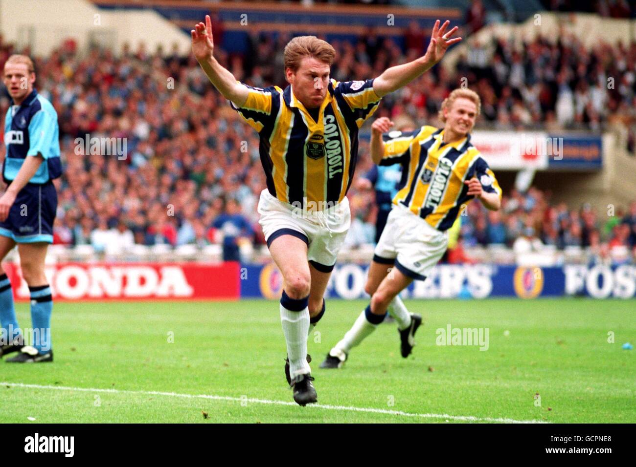 PAUL RAYNOR, PRESTON NORTH END, CELEBRATES GOAL v WYCOMBE WANDERERS ...