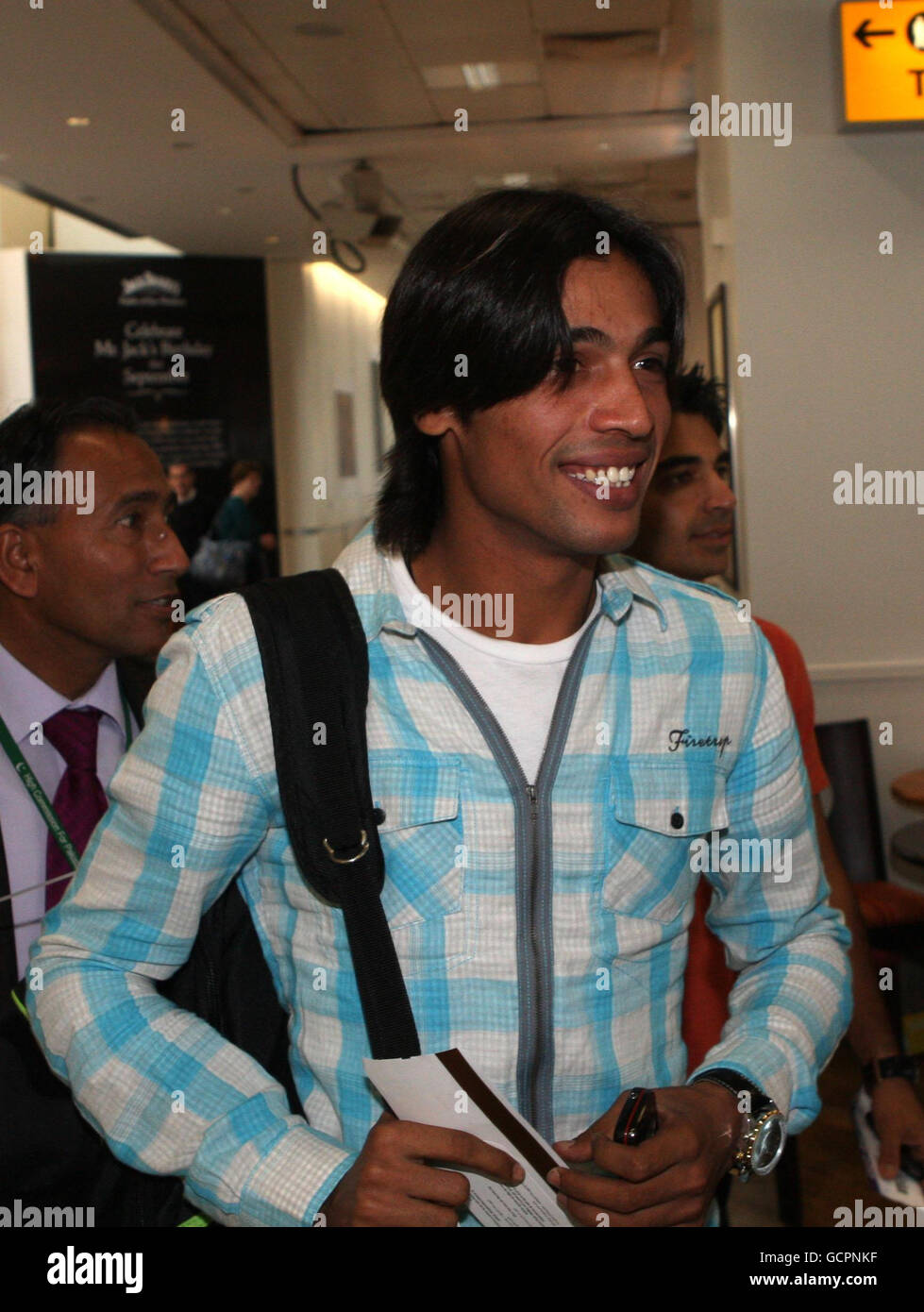Cricket - Mohammad Aamer, Mohammad Asif and Salman Butt at Heathrow Airport Stock Photo - Alamy