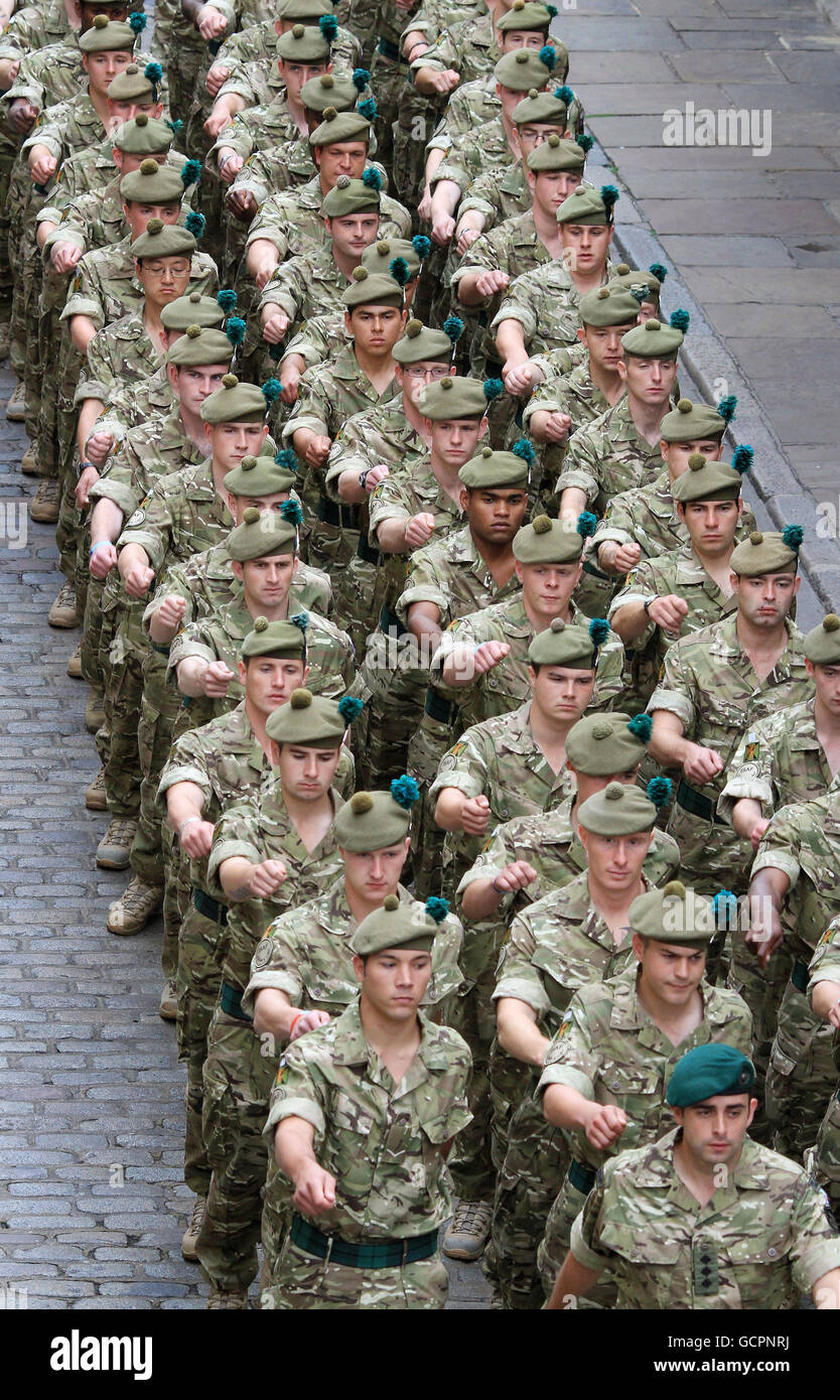 Argyll and Sutherland Highlanders parade Stock Photo - Alamy
