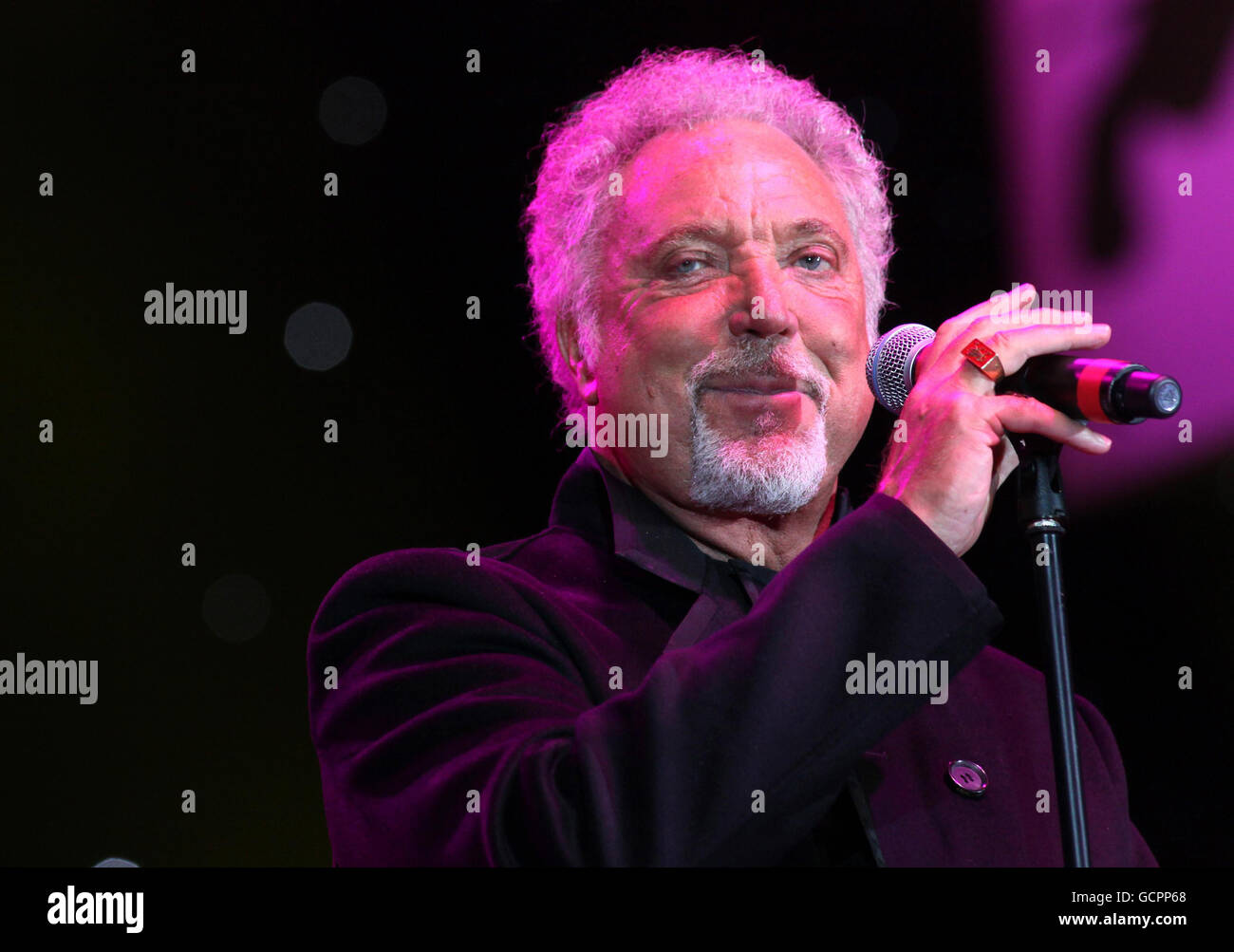 Elvis forever concert london hi-res stock photography and images - Alamy