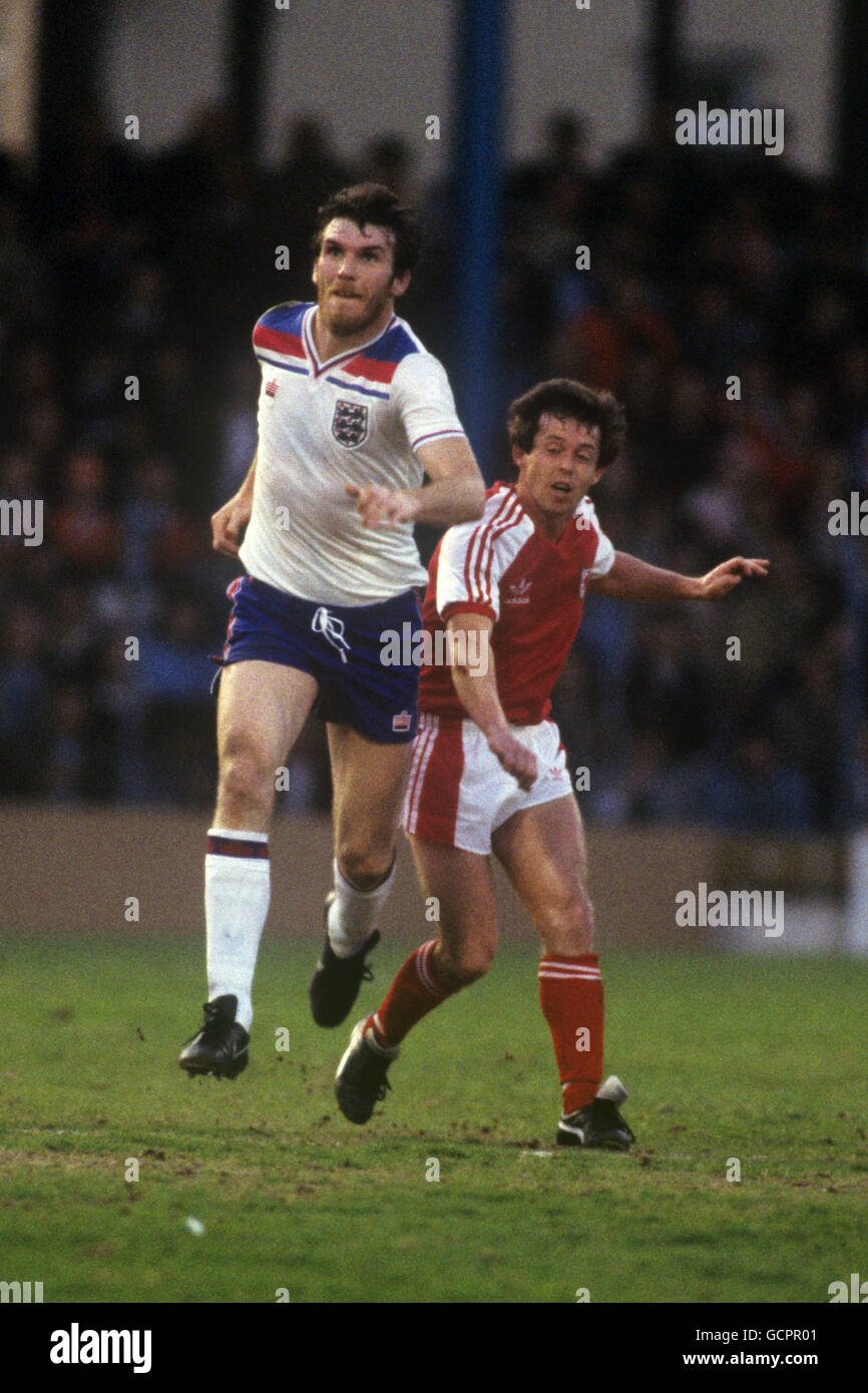Peter withe england international hi-res stock photography and images ...