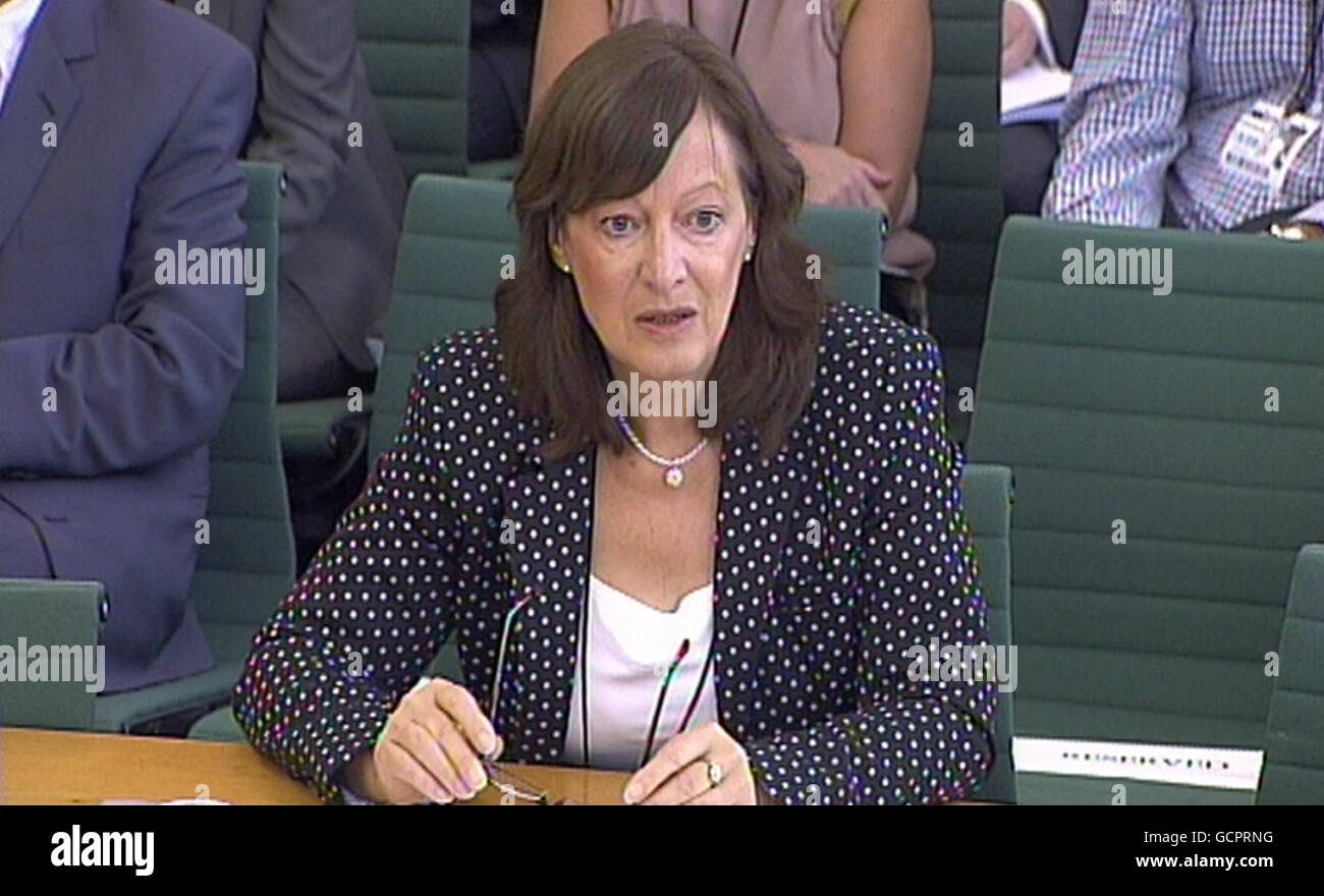 Sharon Shoesmith speaks to MPs Stock Photo - Alamy