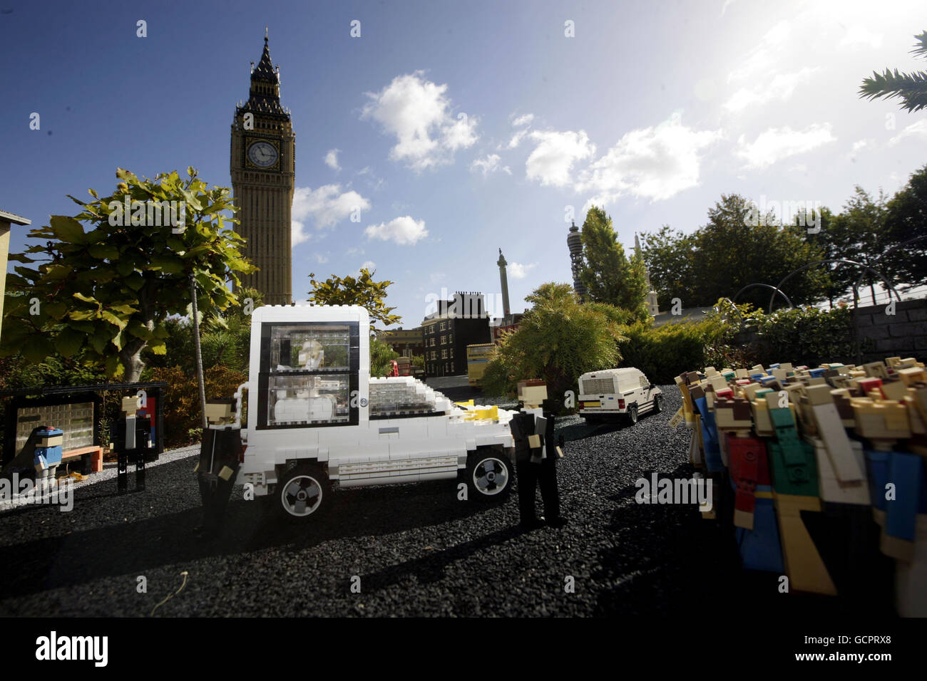 LEGOLAND's version of the Popemobile passes through the central London ...