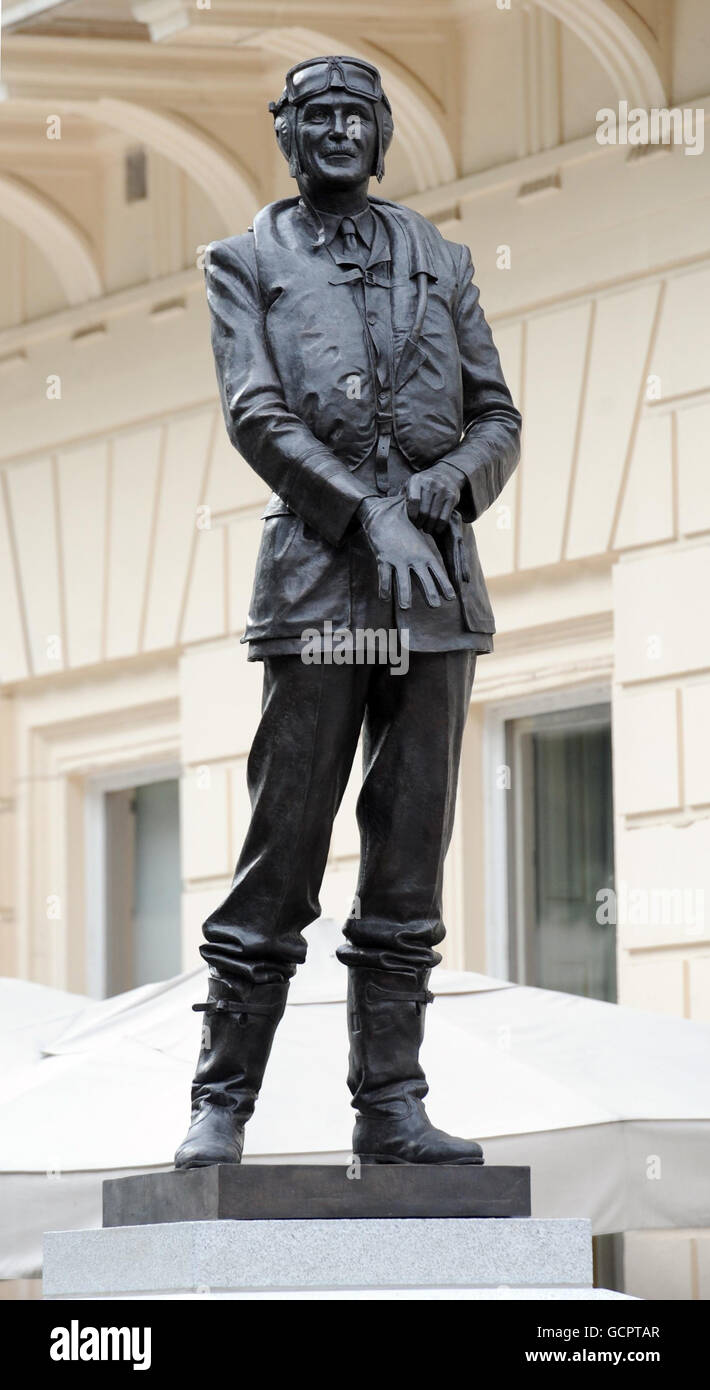 Statue unveiled for Battle of Britain leader Stock Photo - Alamy