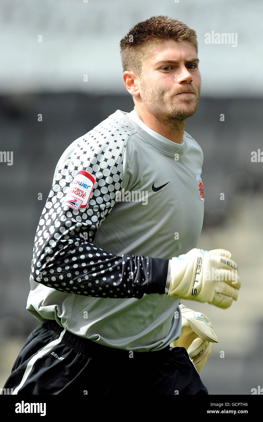 Hartlepool united goalkeeper scott flinders hi-res stock photography ...
