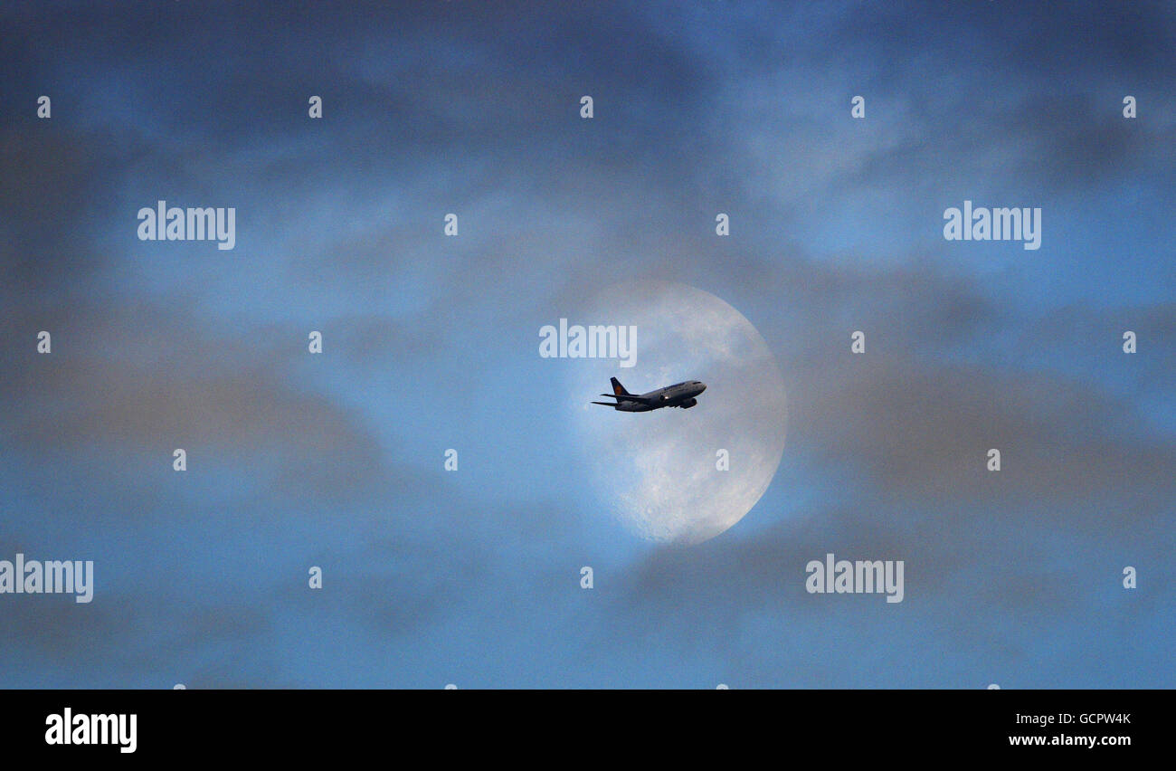 Aeroplane If Front Of Moon High Resolution Stock Photography and Images ...