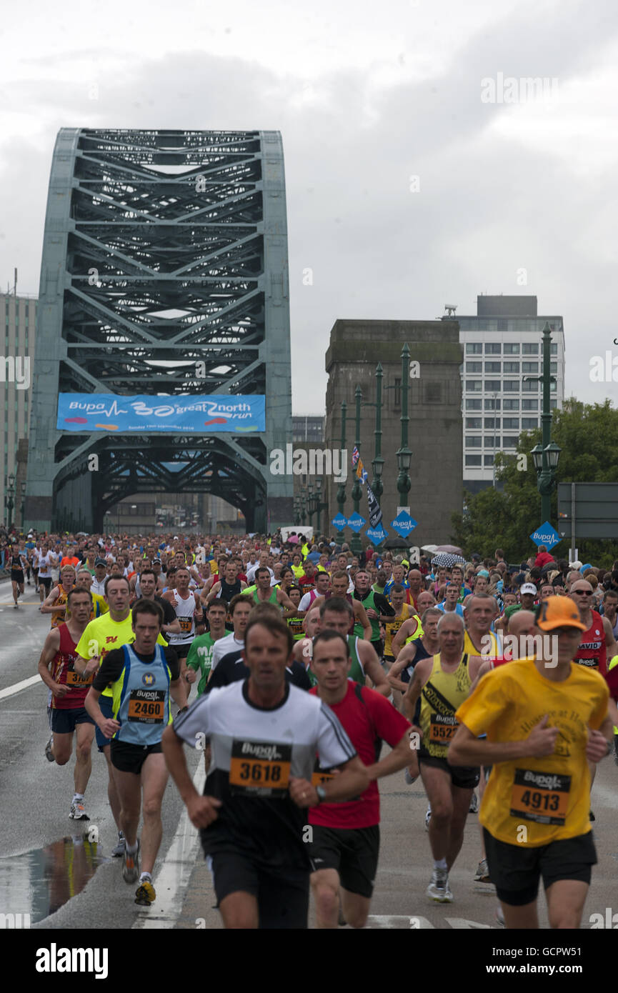 Runners compete in the bupa great north run in newcastle hi-res stock ...